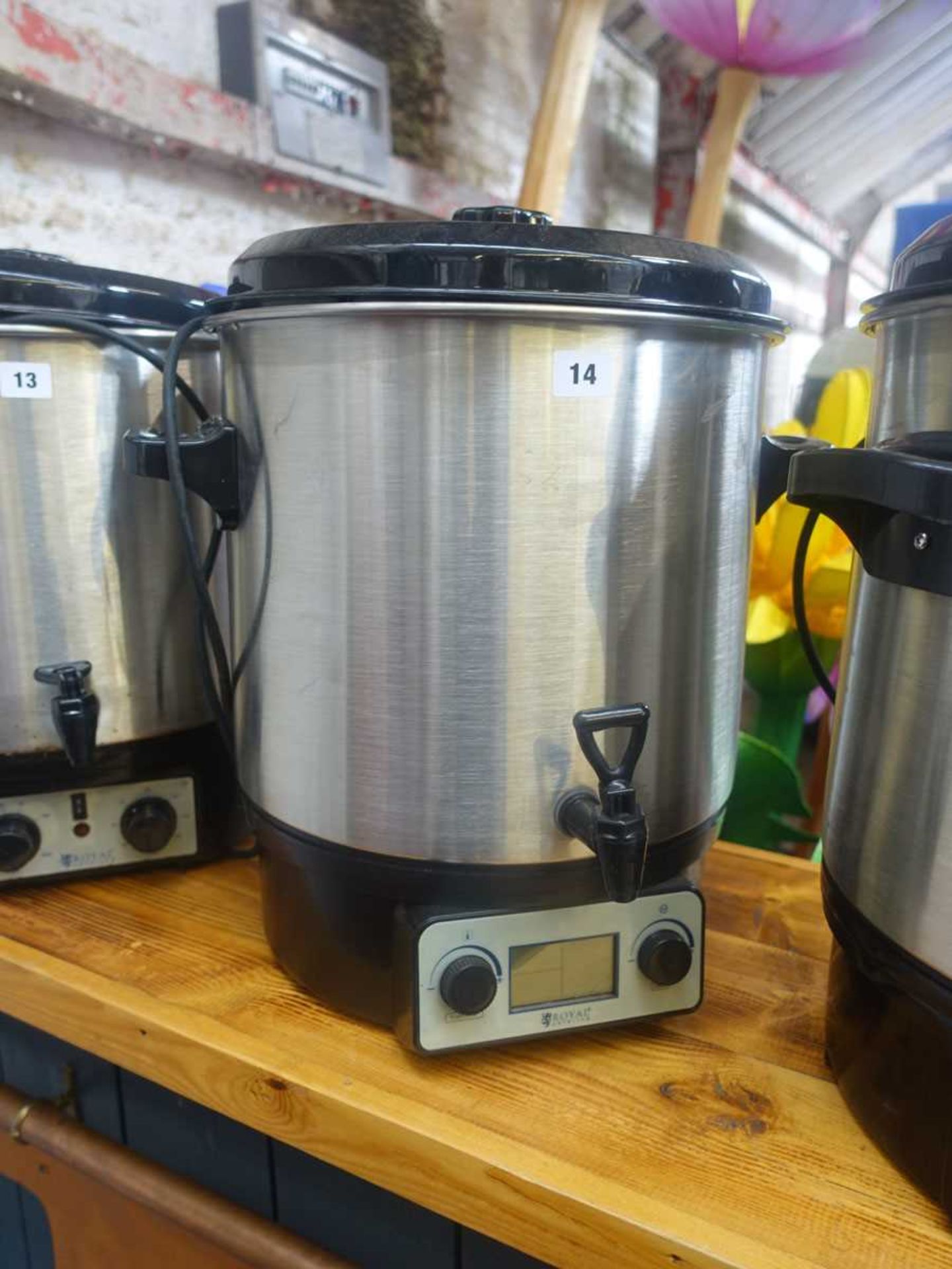 +VAT Royal Catering mulled wine urn