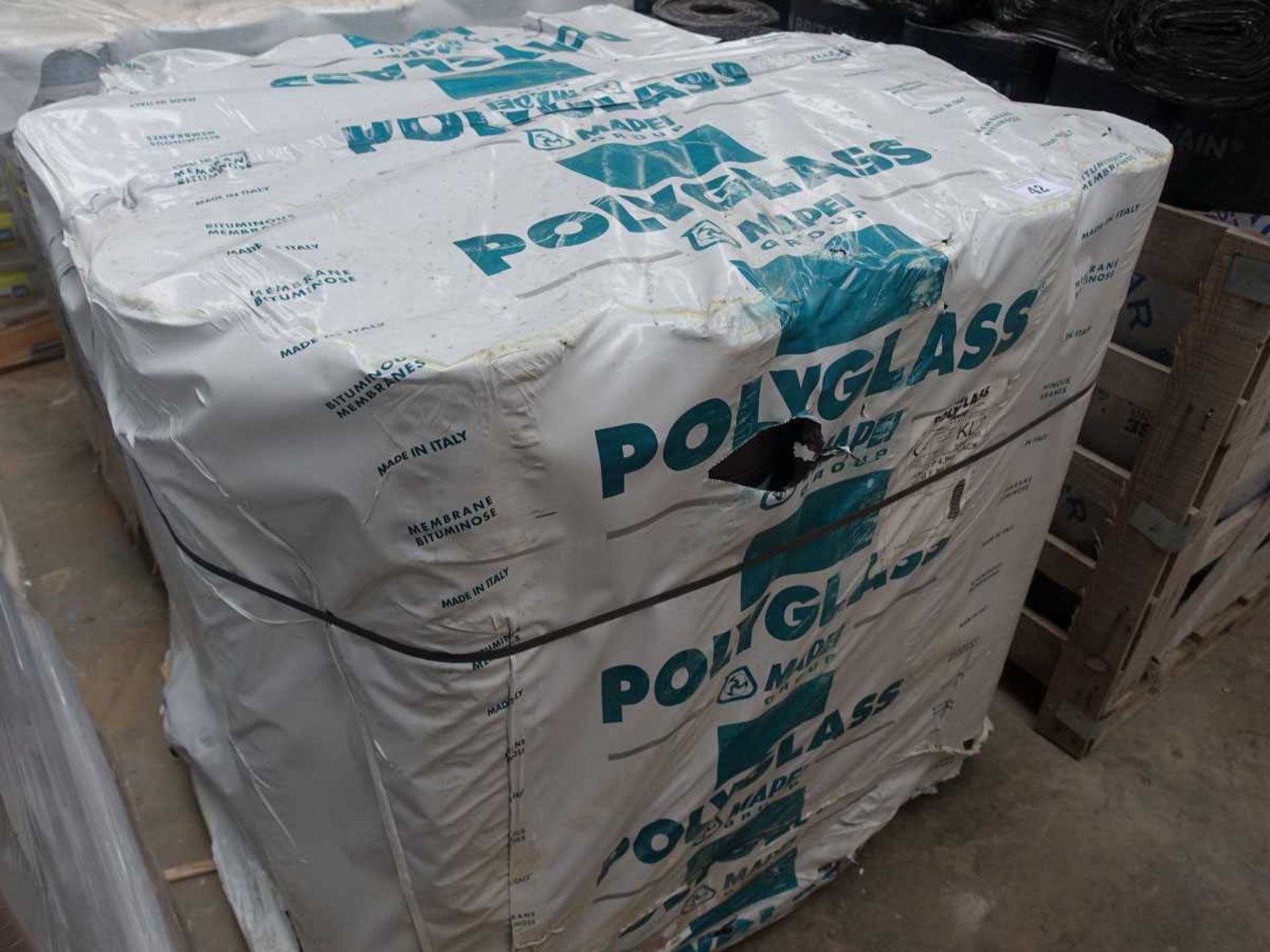 +VAT Pallet of approx. 25 rolls of Polyglass torch on felt