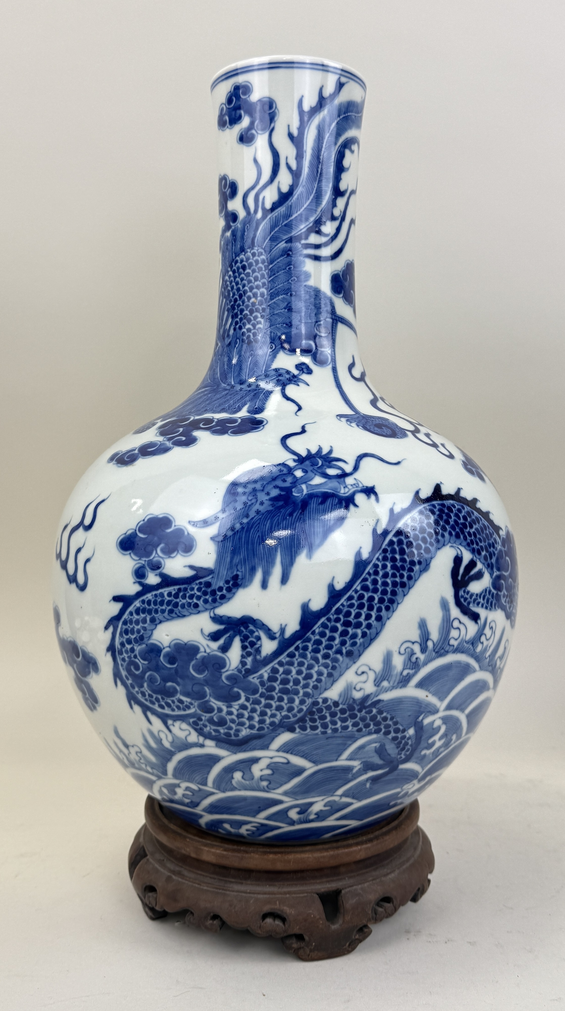 A CHINESE DRAGON VASE, LATE QING DYNASTY 41cm H On wooden stand.