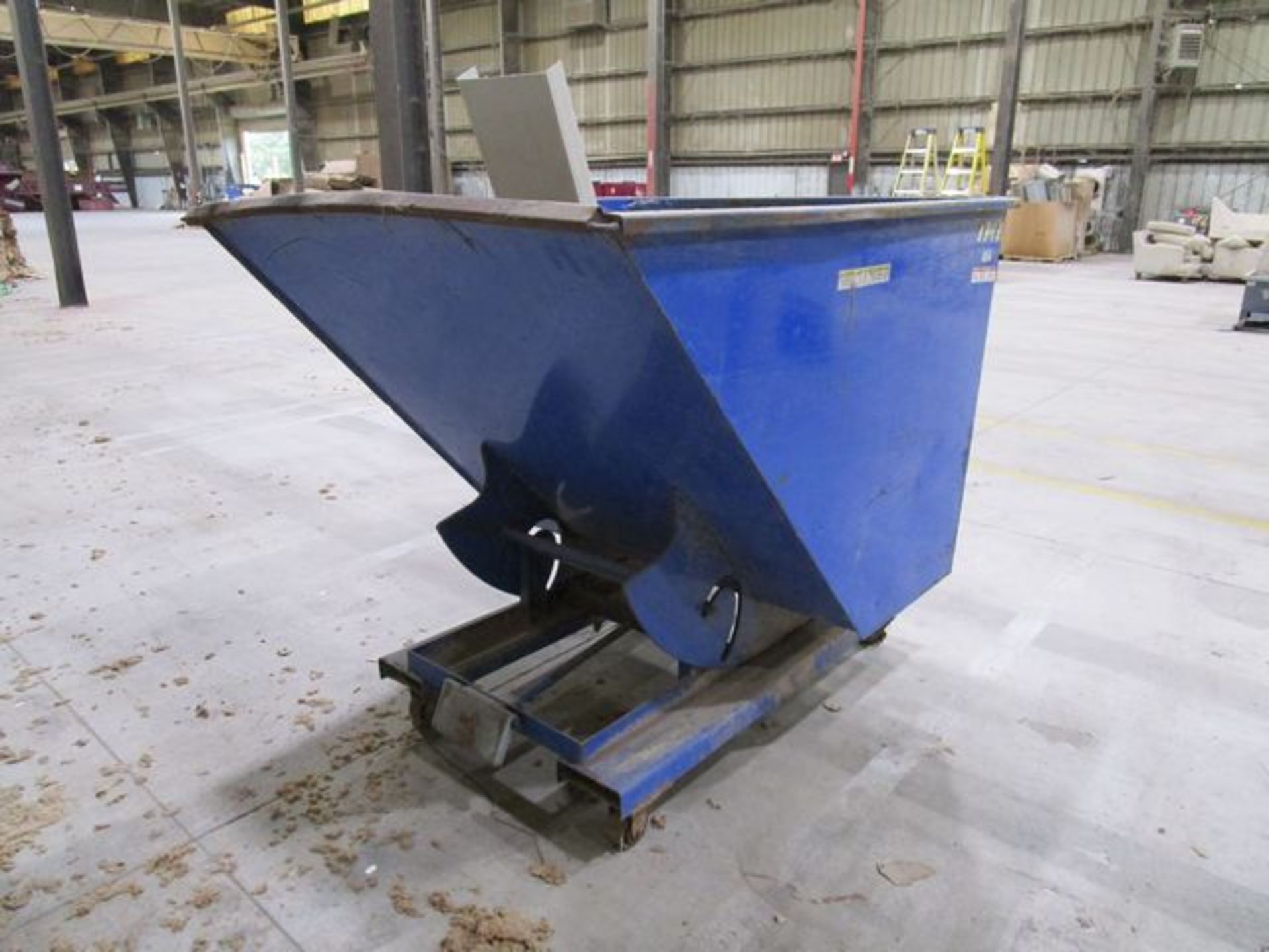 Vestil 2 Cubic Yard Capacity Model D-200-MD Portable Self-Dumping ...