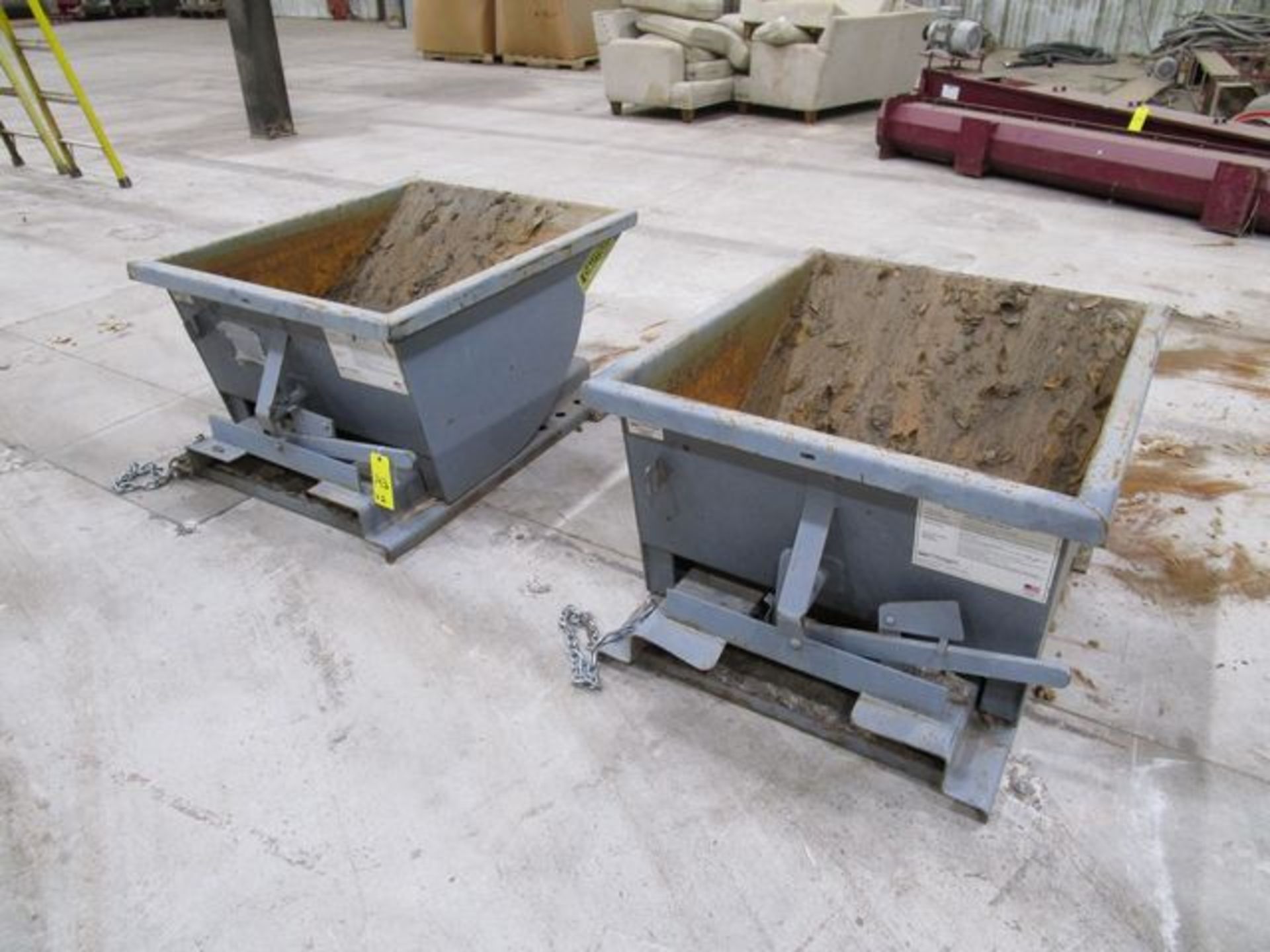 Lot - (2) McCullough Industries 1/4 Cubic Yard Capacity Model 2577-GRY ...
