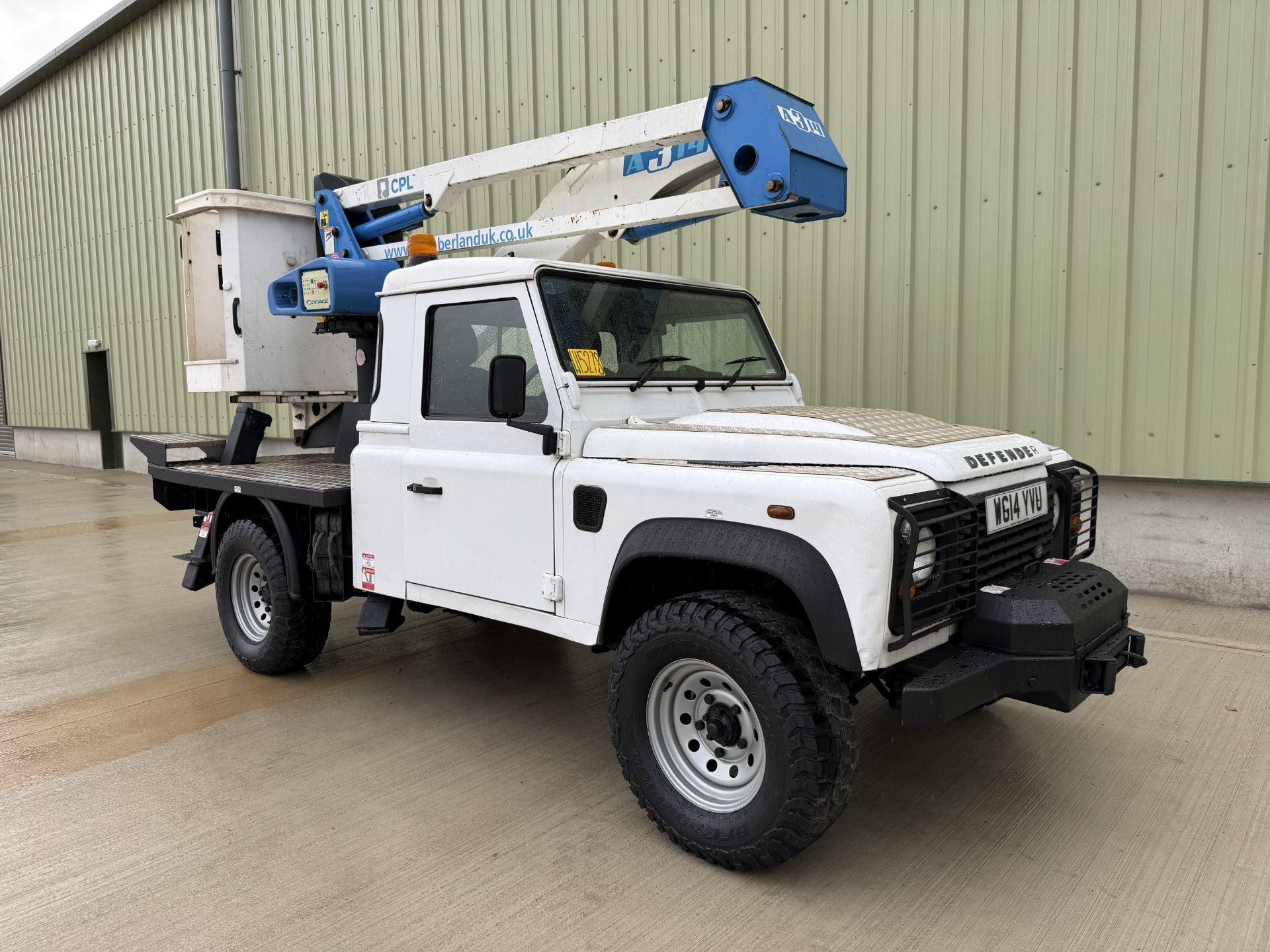 You are bidding on a: 2014 Land Rover Defender 110 13.5m Access ...