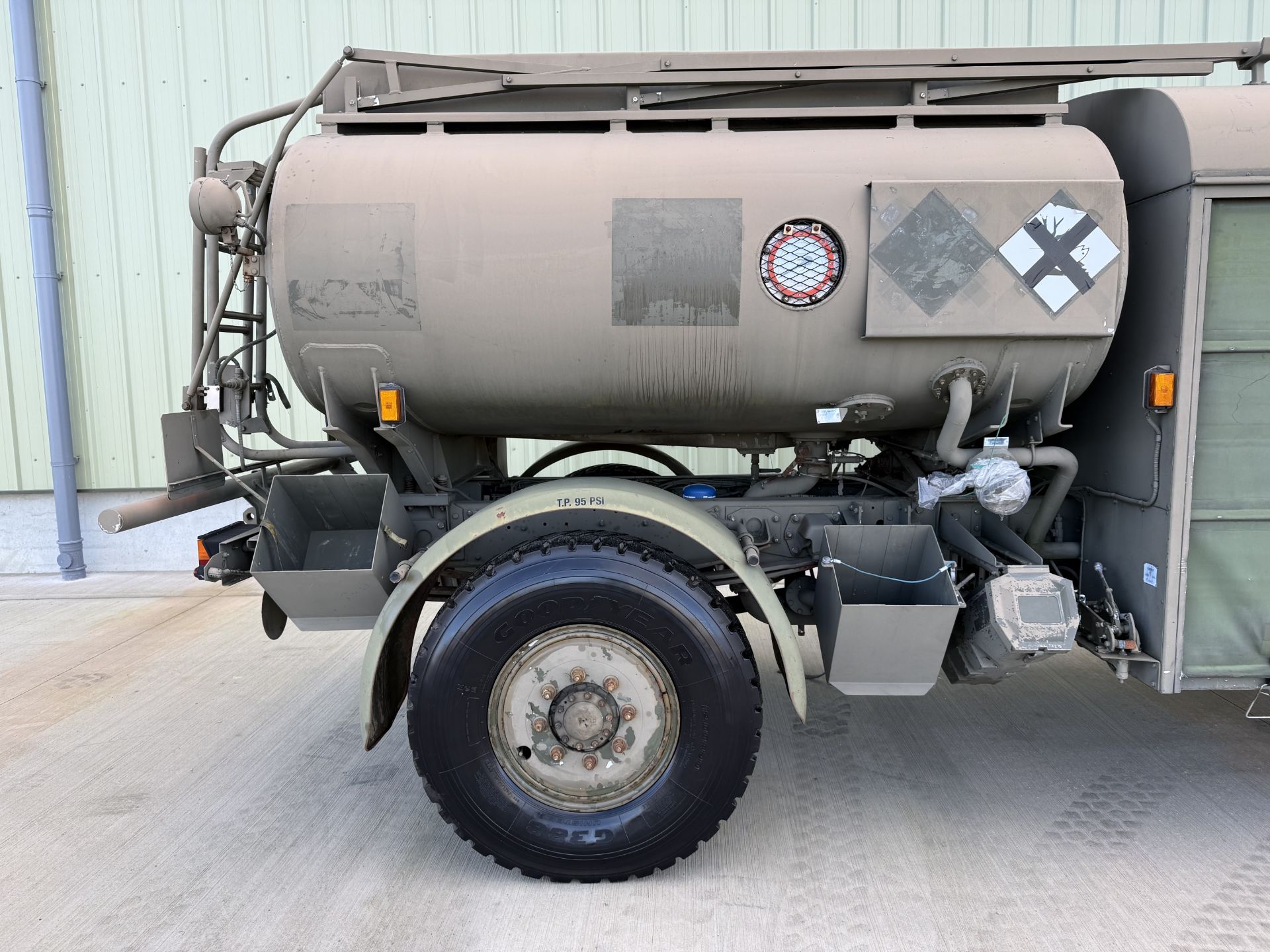 You are bidding on a: Leyland DAF 4x4 LHD Aircraft Refueller, Direct ...