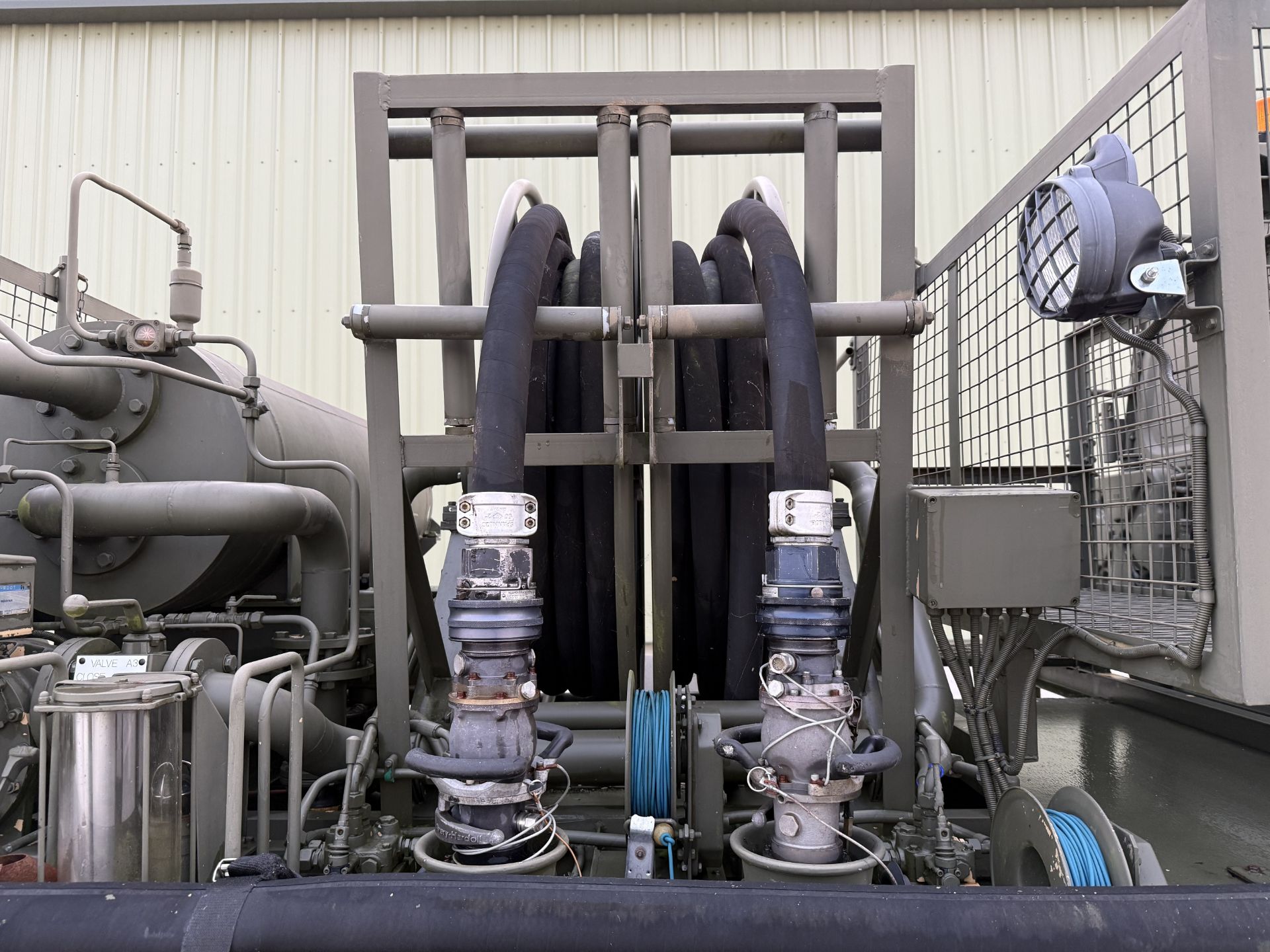 You are bidding on a: Leyland DAF 4x4 Fuel Dispensing Unit, Direct from ...