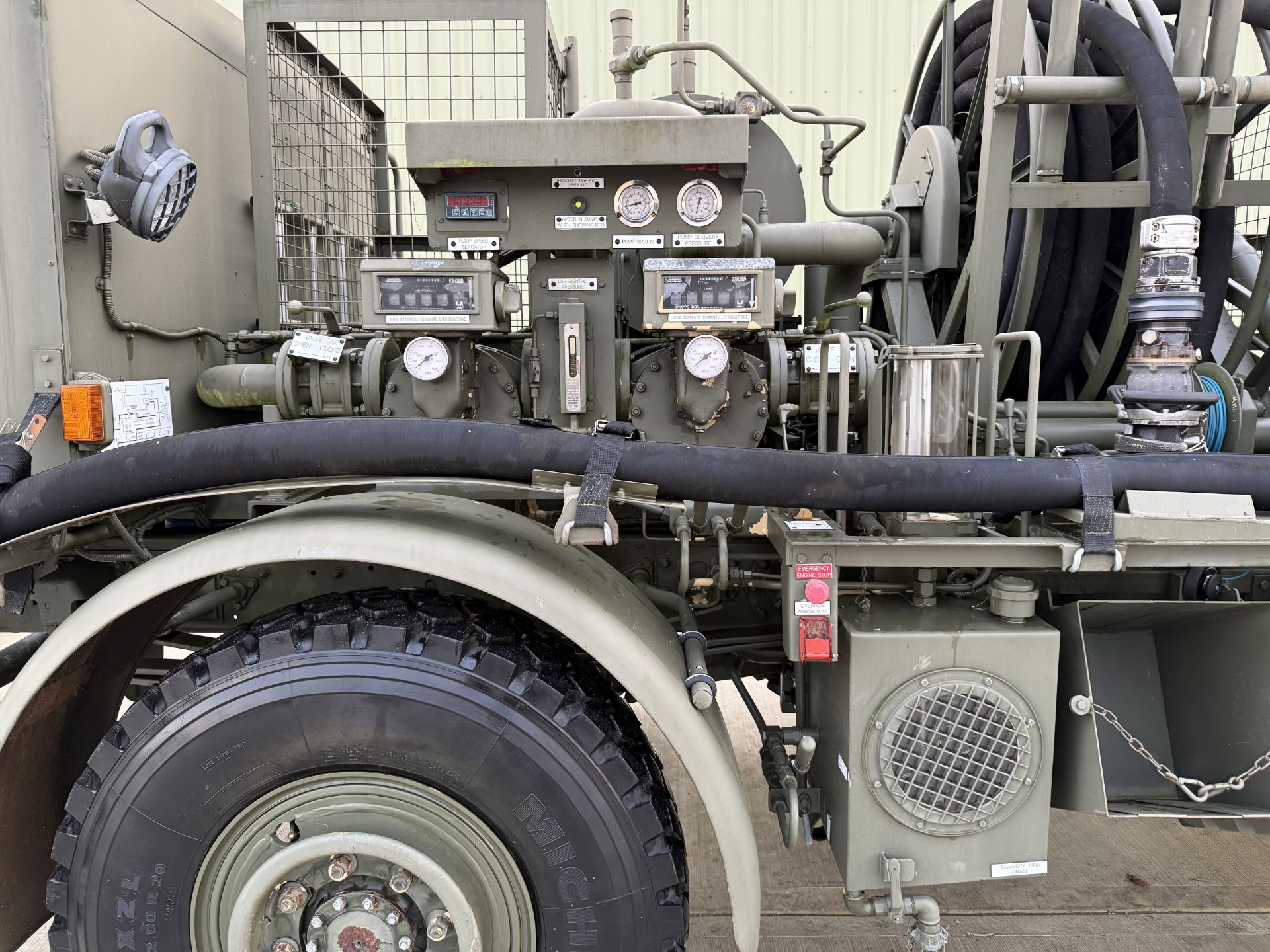 You are bidding on a: Leyland DAF 4x4 Fuel Dispensing Unit, Direct from ...