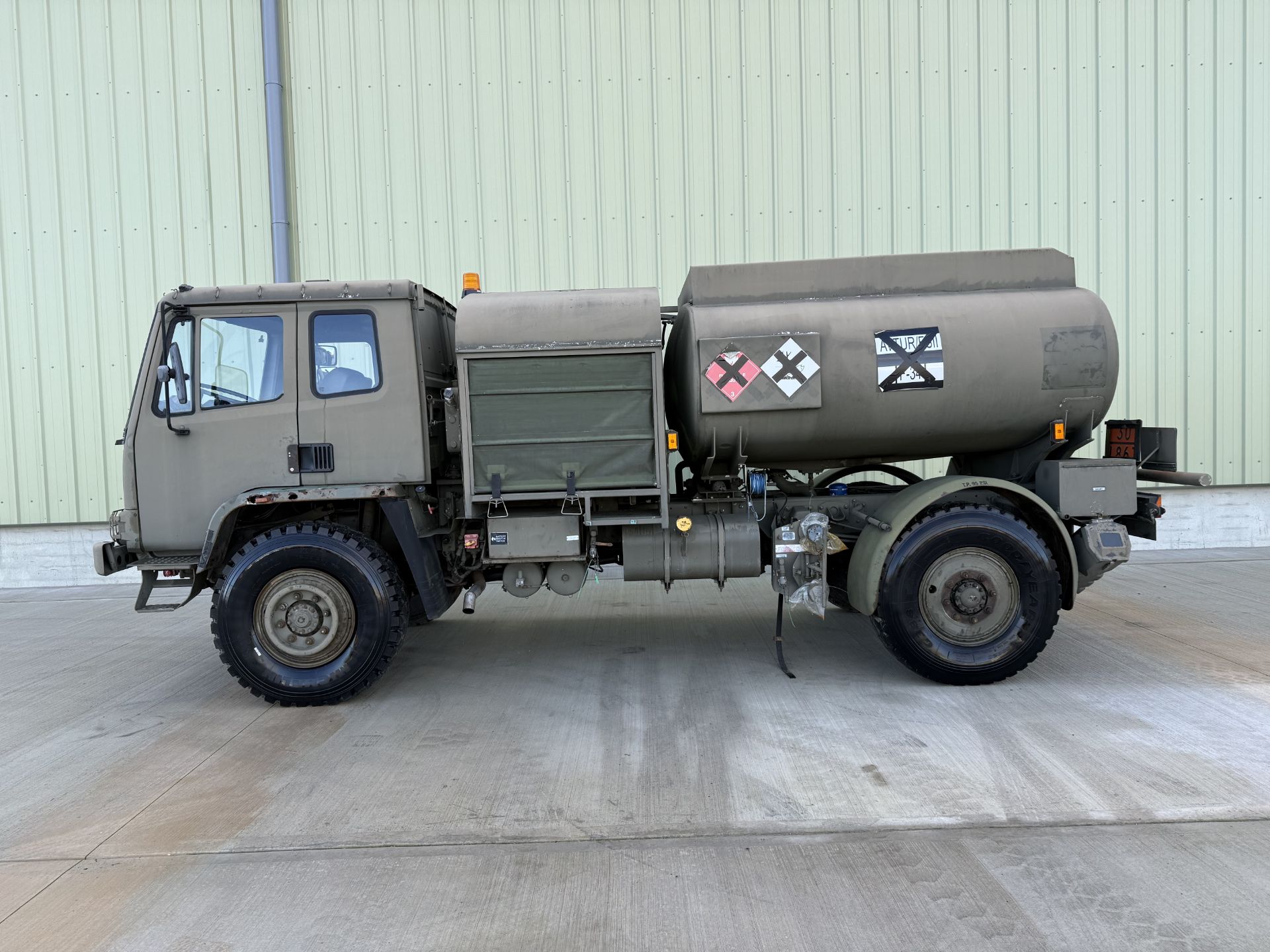 You are bidding on a: Leyland DAF 4x4 LHD Aircraft Refueller, Direct ...