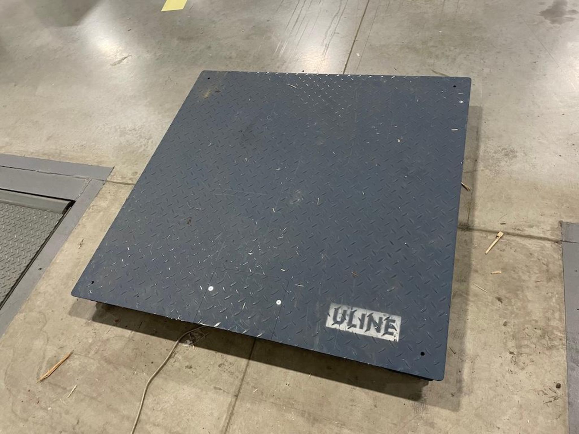 INSCALE ULINE LP7510A FLOOR SHIPPING SCALE [L11]