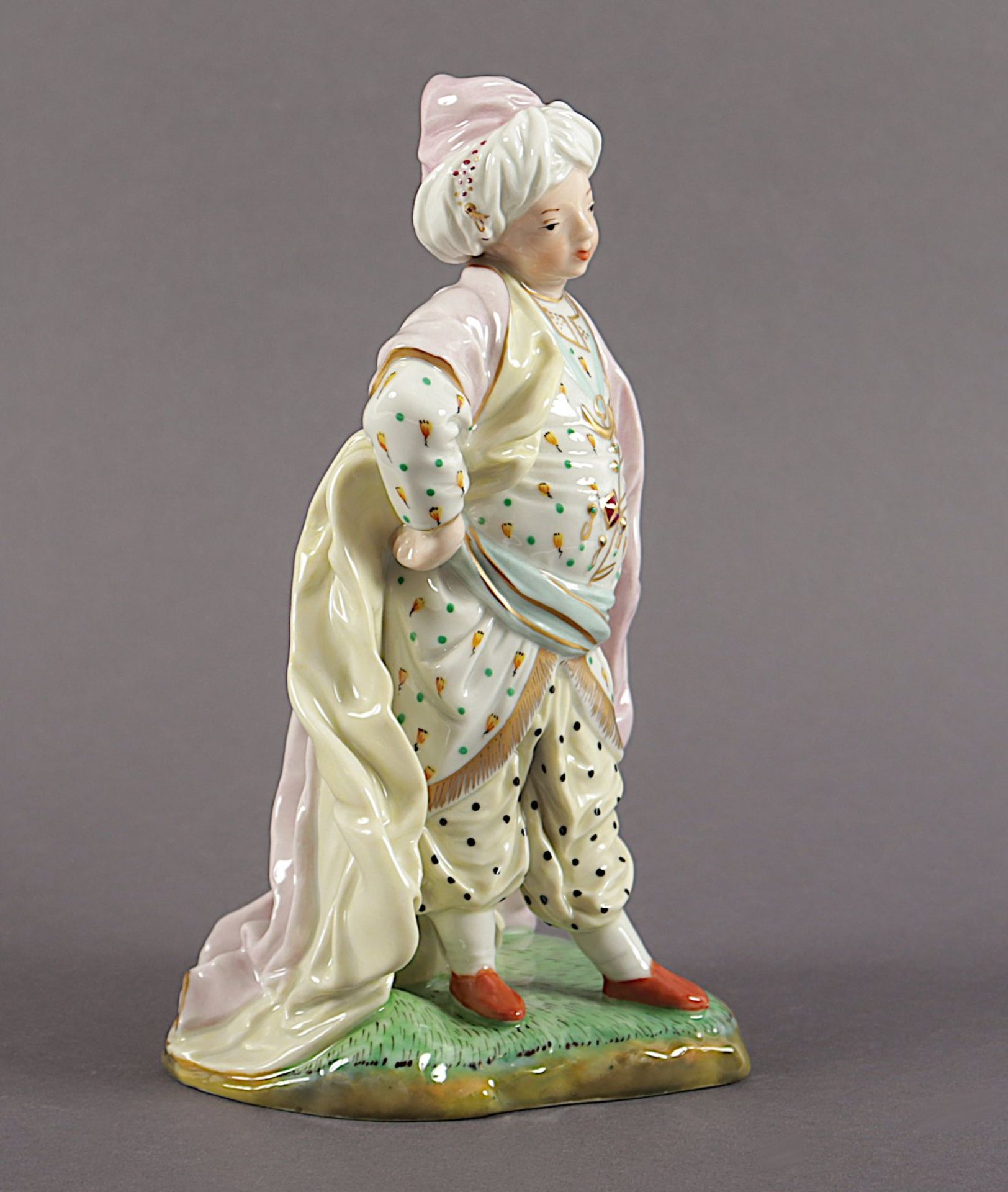 Figur "Knabe als Sultan", farbig und gold staffiert, H 18, Entwurf ...