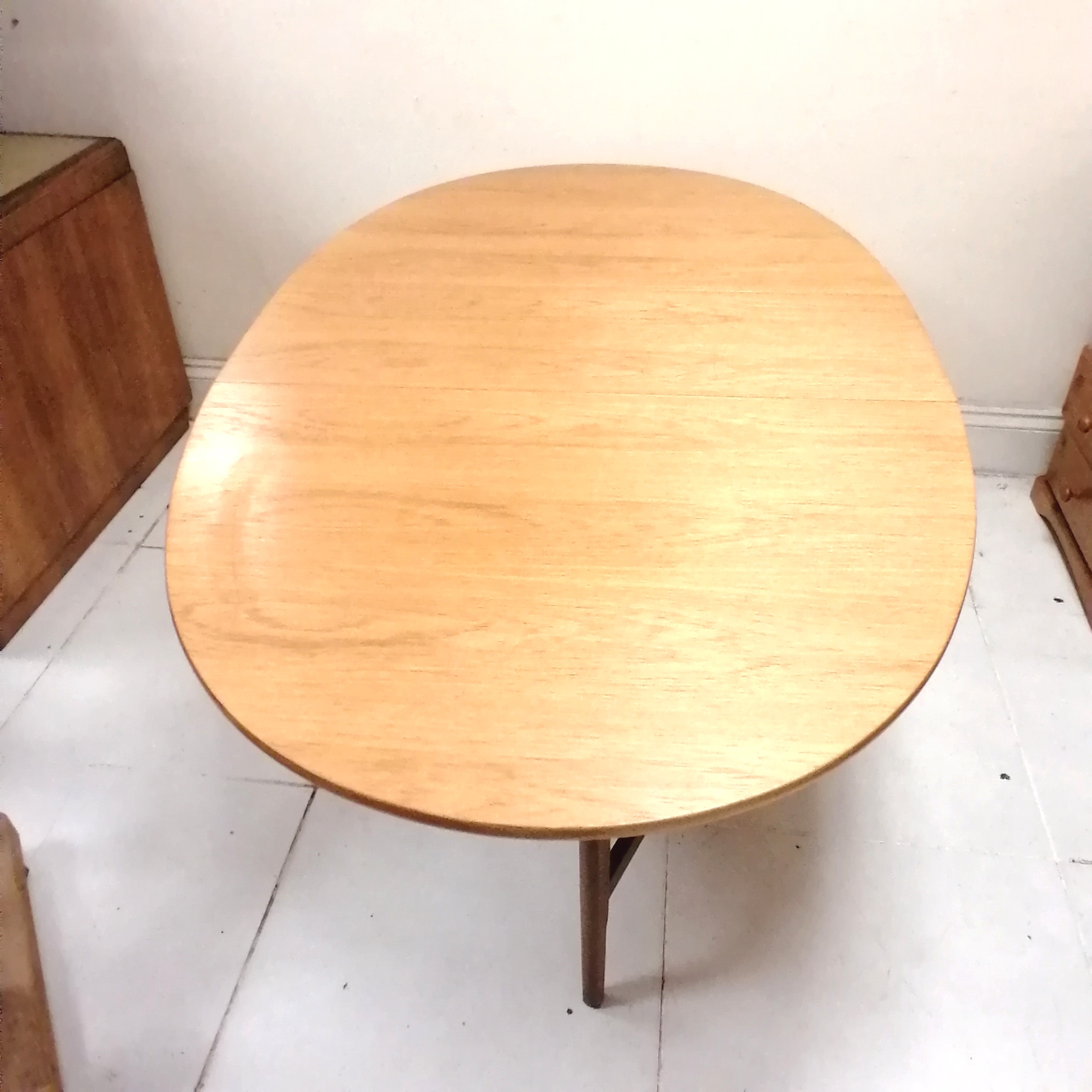 Mid century dteak oval drop flap table - open 167cm long x 98cm wide x ...