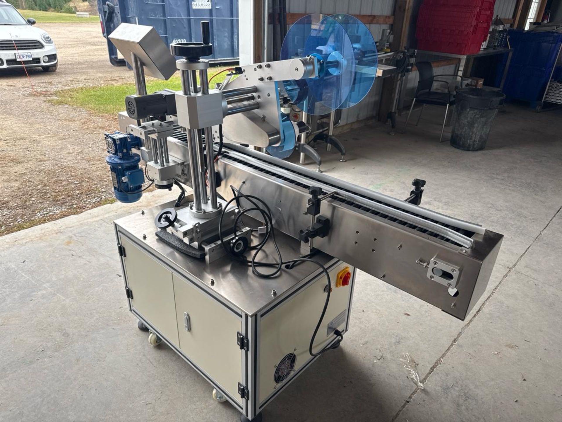 Auchan Tech. Fully Automatic High-Speed Round Bottle Labeling Machine ...