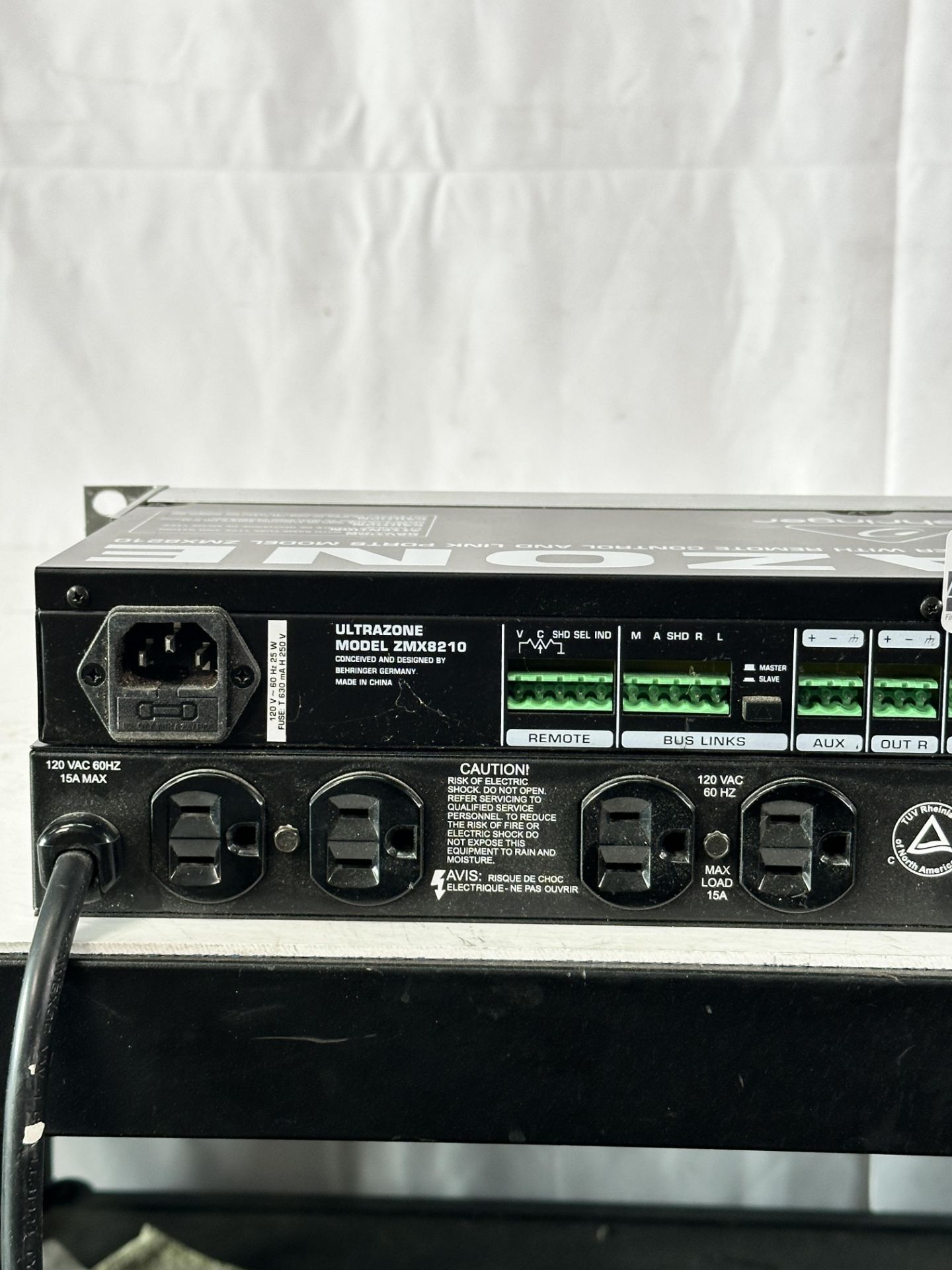 Lot of 2 Rack Units Furman PL-8 Power Conditioner + Behringer ZMX8210 ...