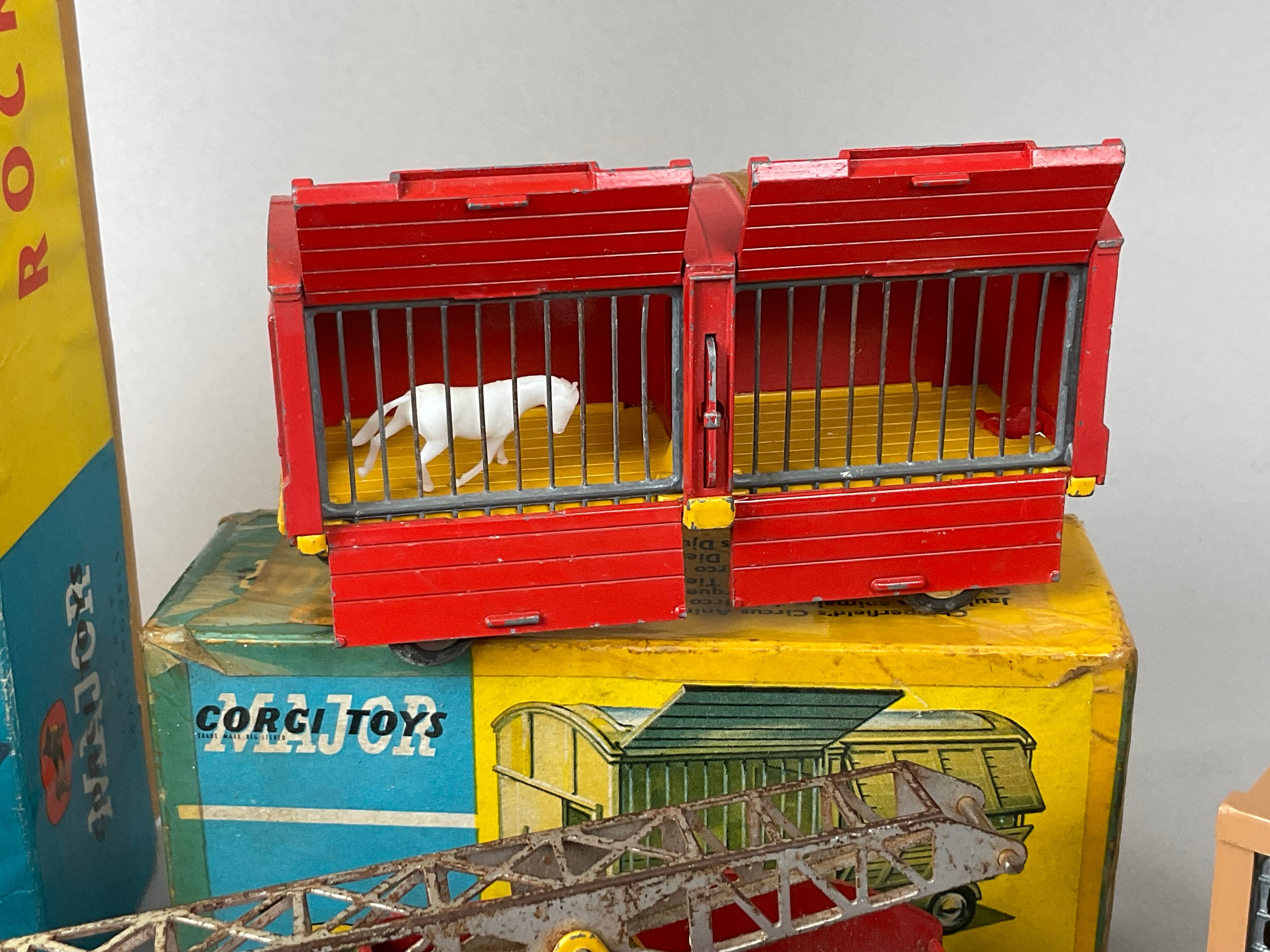 Corgi Major - 1123 Chipperfield’s Circus Animal Cage, boxed, other ...