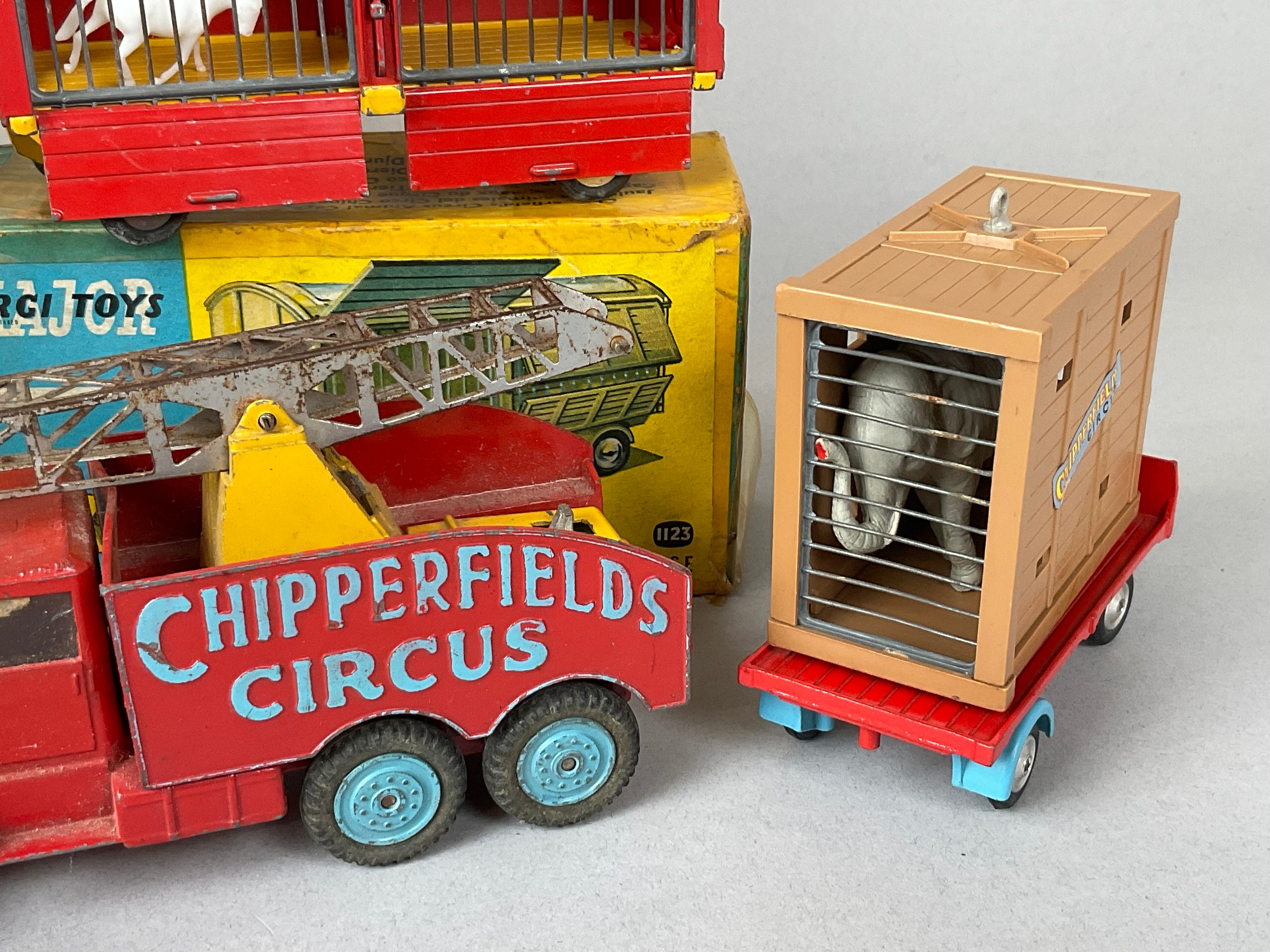 Corgi Major - 1123 Chipperfield’s Circus Animal Cage, boxed, other ...