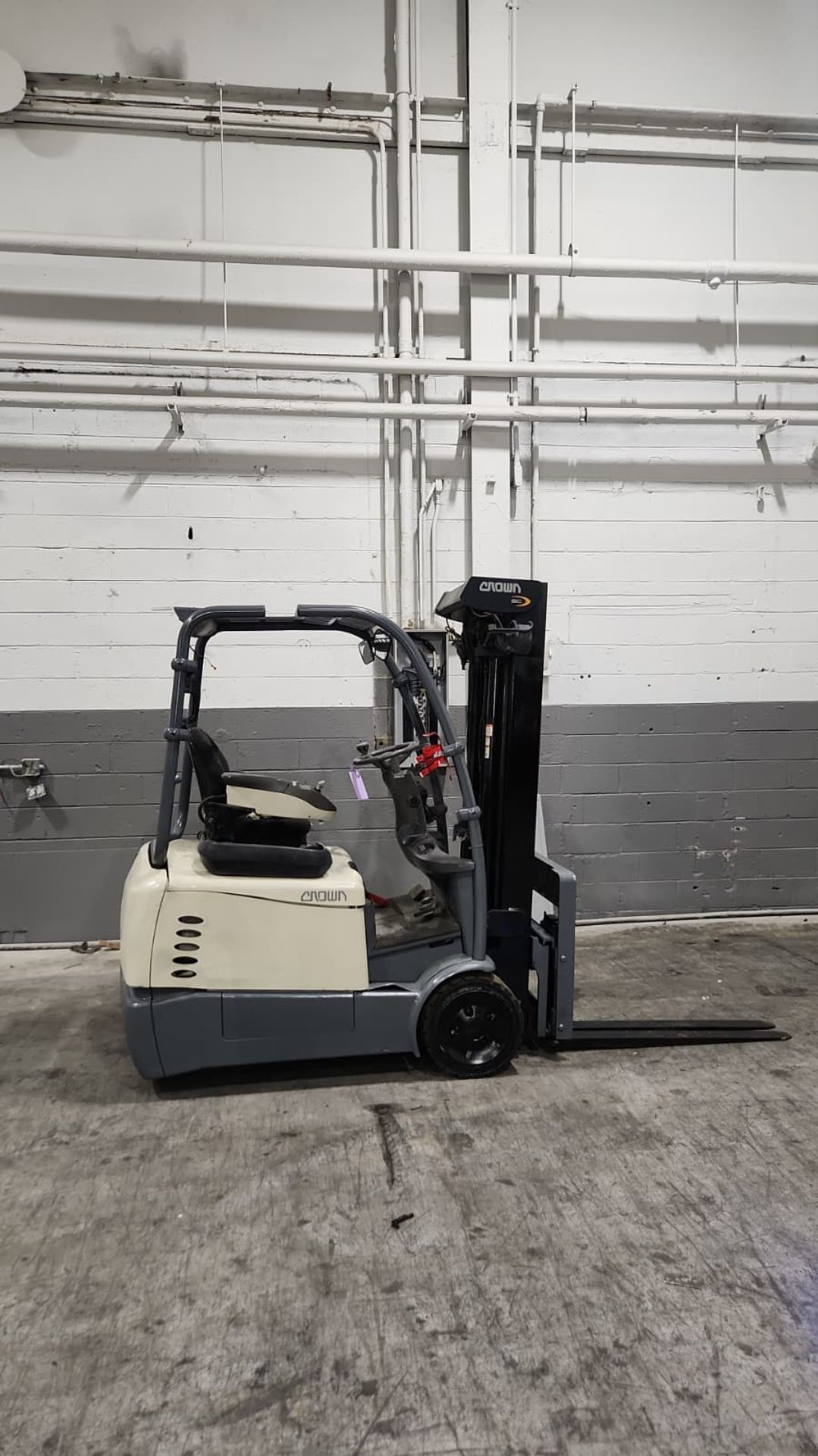 2016 Crown SC5225-35 3,500 LB 3-Wheel Counterbalane Electric Forklift ...