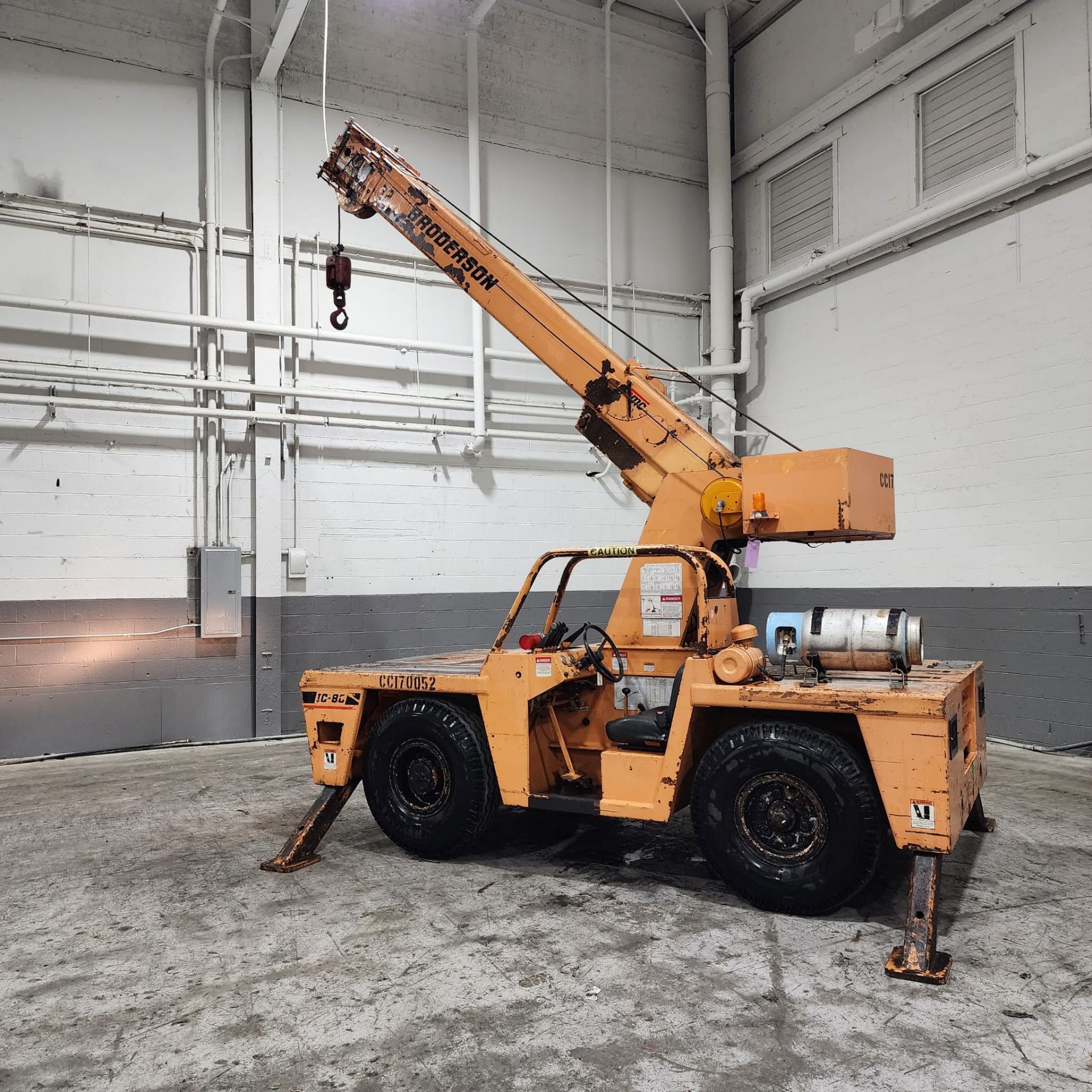 Broderson IC-80 18,000 Lb. Crane, 4 -Wheel/2-Wheel steer, LP Engine ...