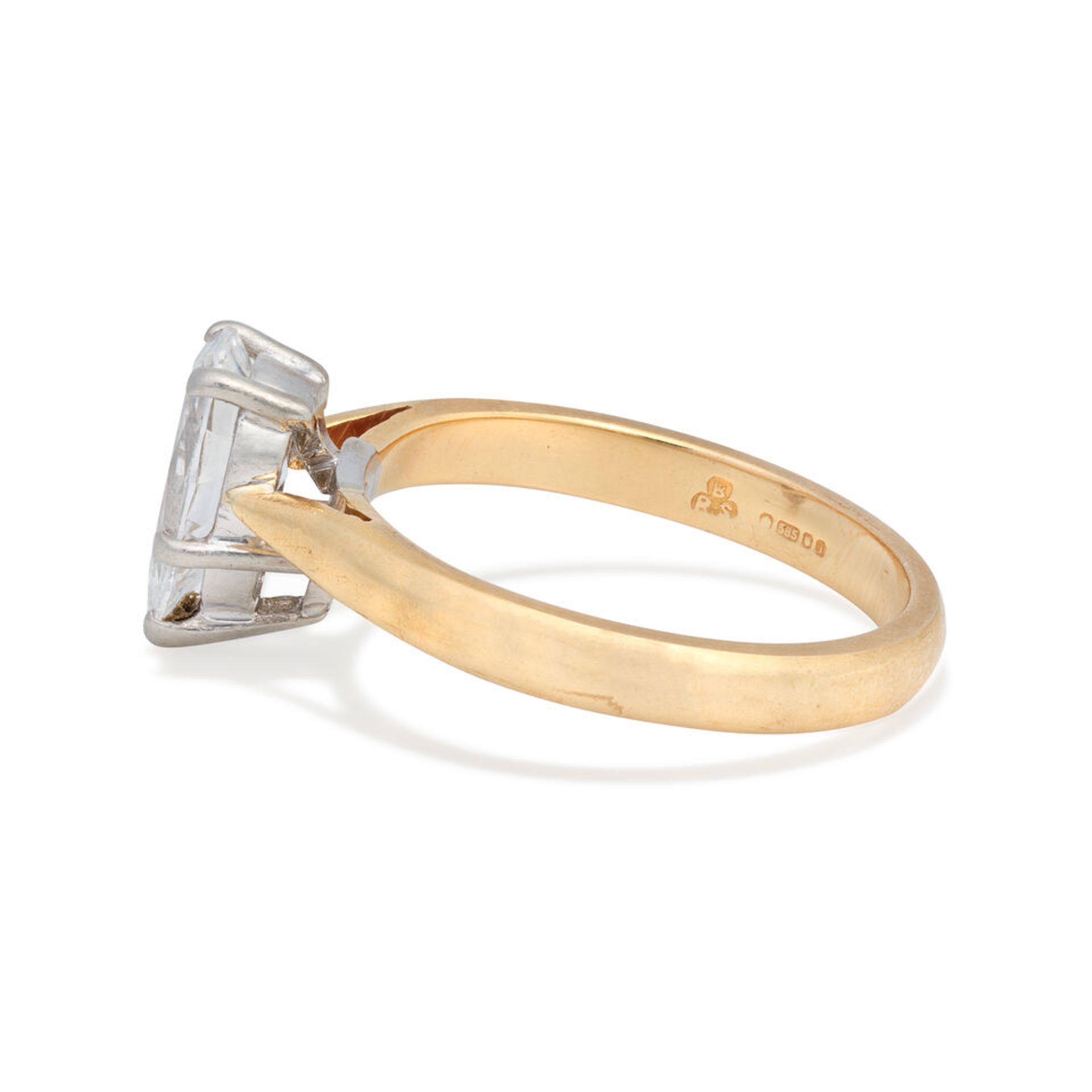 DIAMOND SINGLE-STONE RING Pear-shaped diamond, approx. 0.95ct 14 carat ...