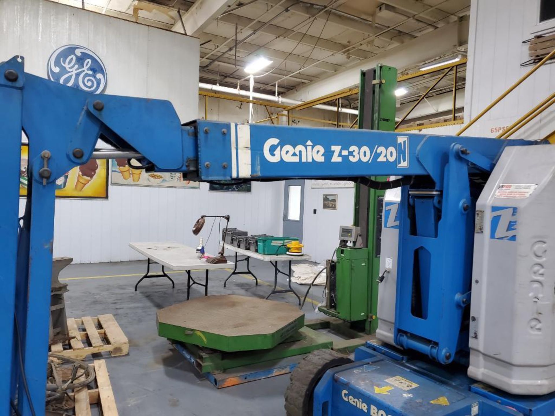 Genie Z-30/20N articulating boom lift. 837 hours. Serial # 1592. 36ft ...