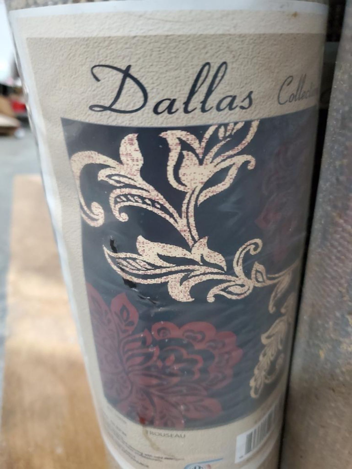 Qty 4 - Dallas Collection rug. 5ft 3in x 7ft 2in.