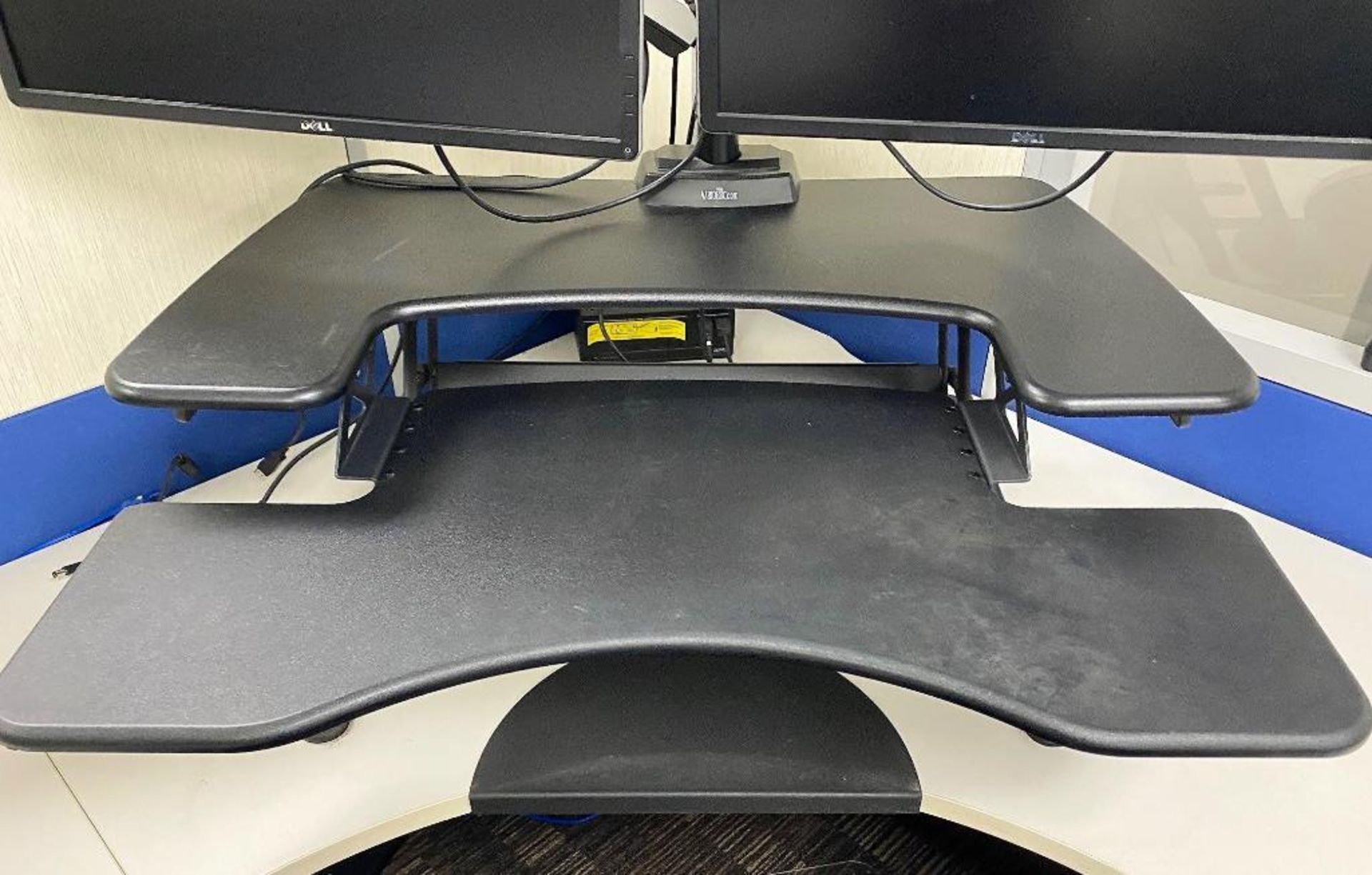 VariDesk Pro Plus 36 Manual Standing Desktop Riser.