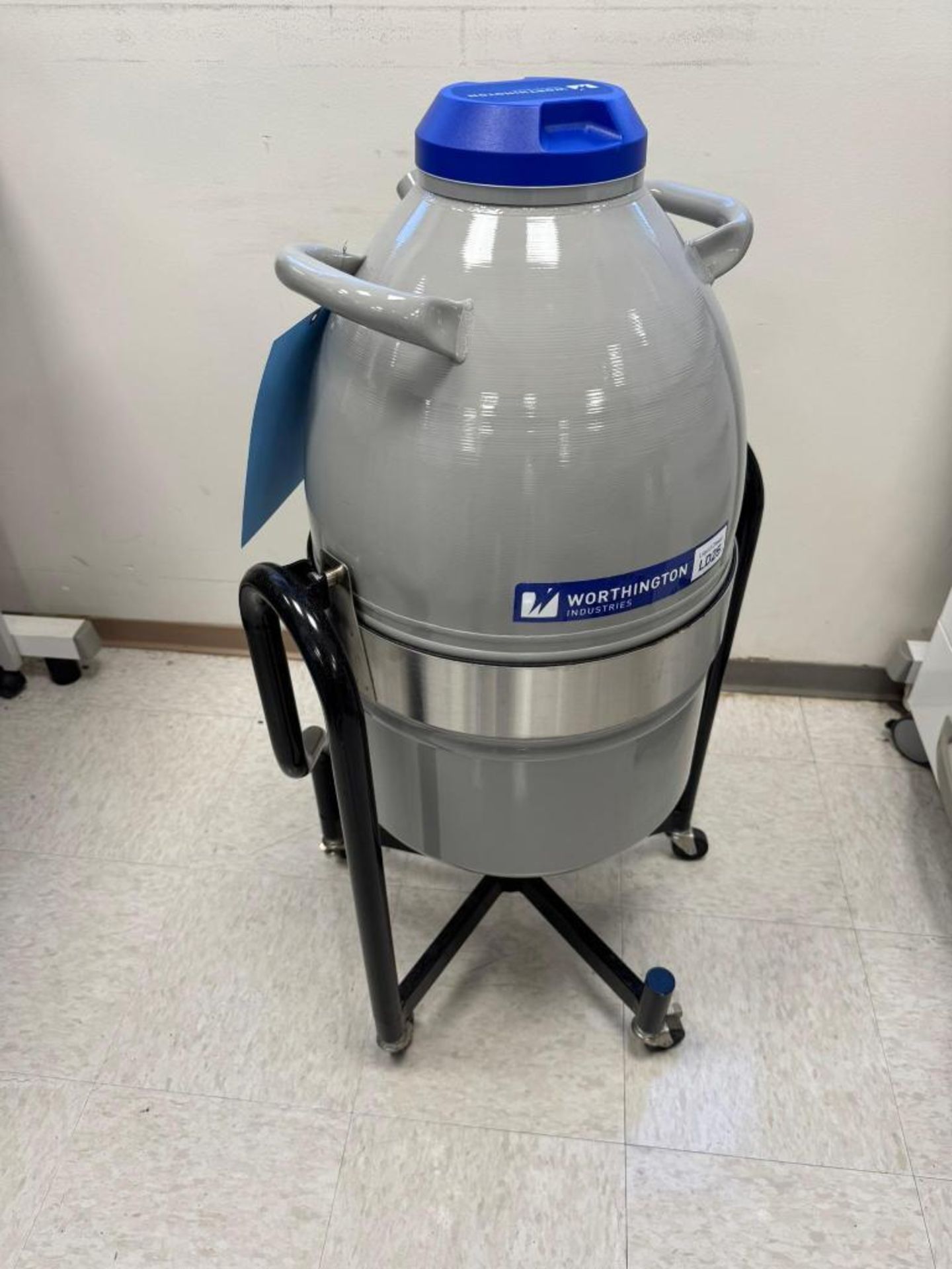 Lot Of (5) Liquid Nitrogen Dewars. With (1) Worthington 25LDB With ...