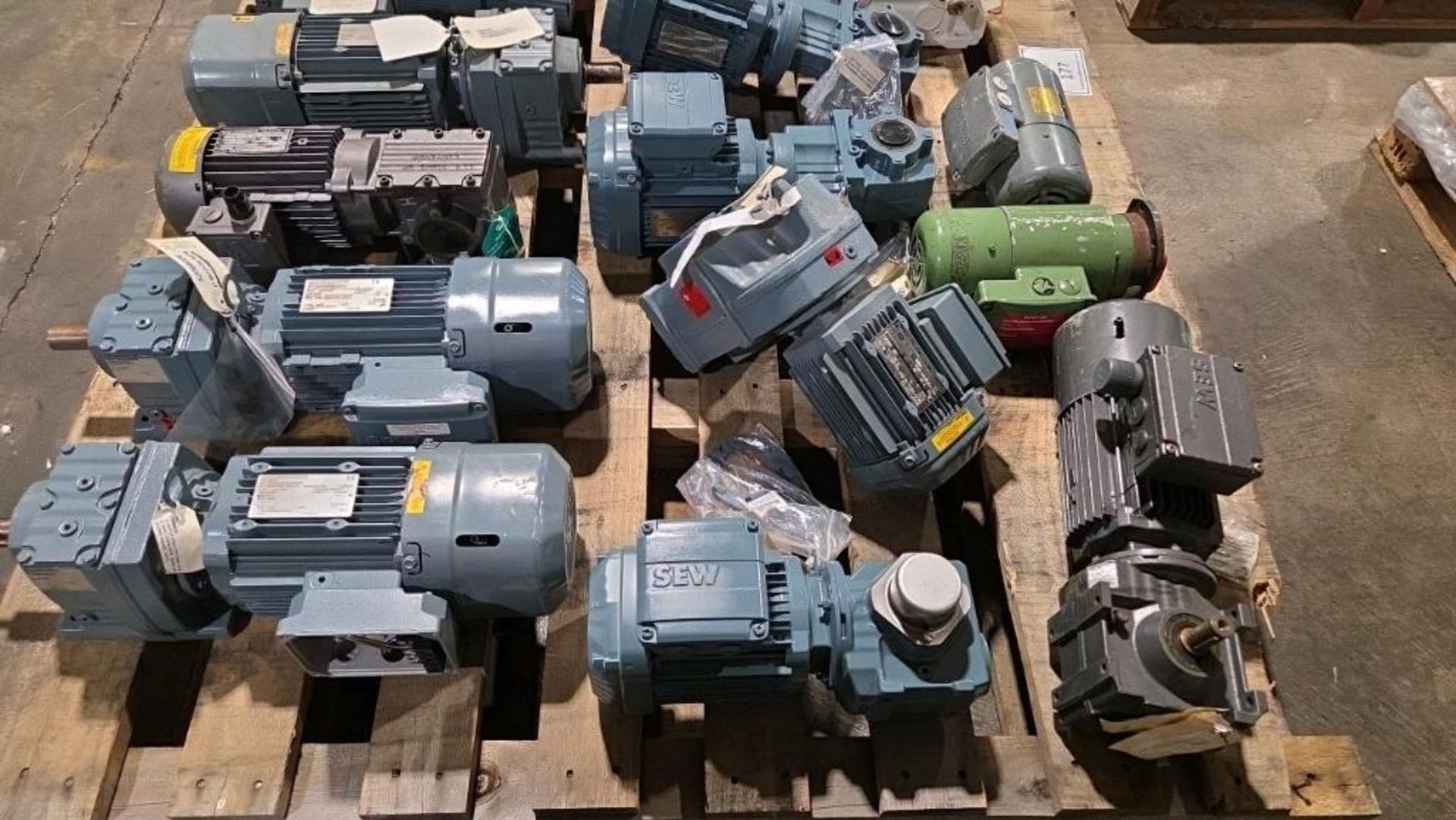 Lot Pallet Consisting of: Spare Geared Motor Units.