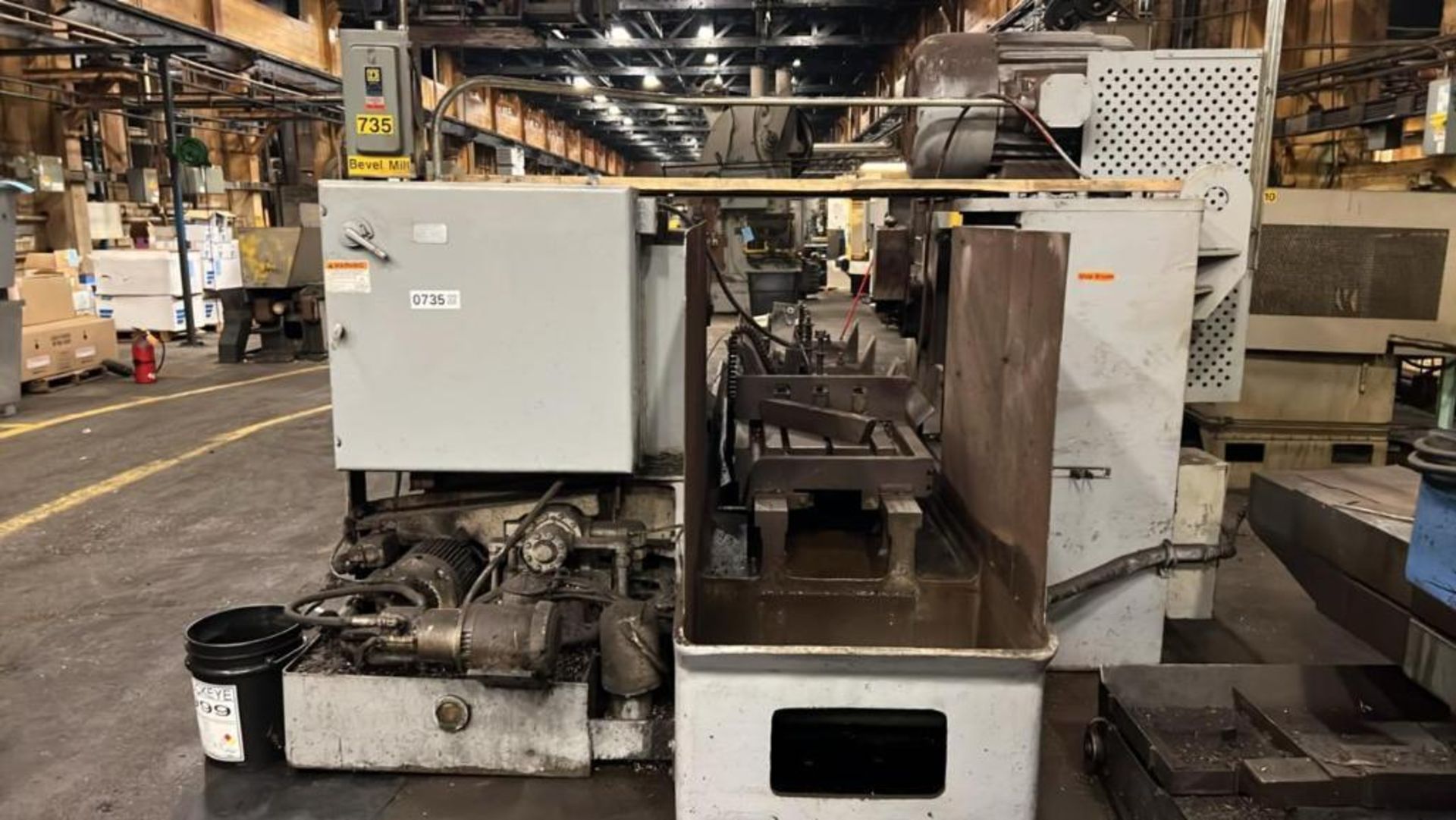 Cincinnati Horizontal Duplex Mill. **ONLY 1 SPINDLE OPERATIONAL AS IS**