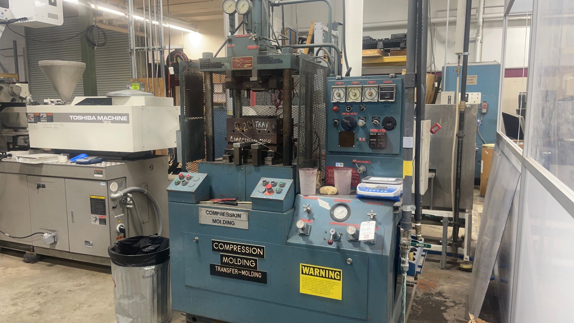 50 Ton Hull Compression Molding Machine, Model 359-F, Tonnage: 50 ...