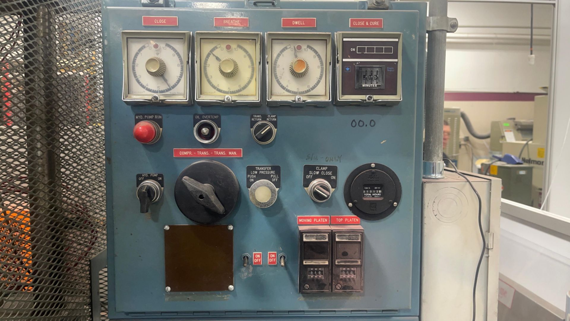 50 Ton Hull Compression Molding Machine, Model 359-F, Tonnage: 50 ...