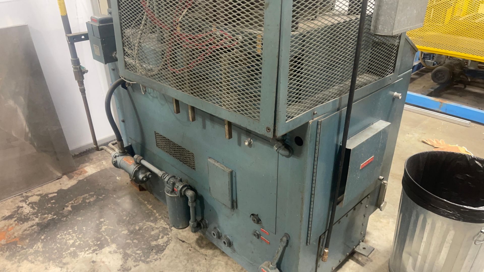 50 Ton Hull Compression Molding Machine, Model 359-F, Tonnage: 50 ...