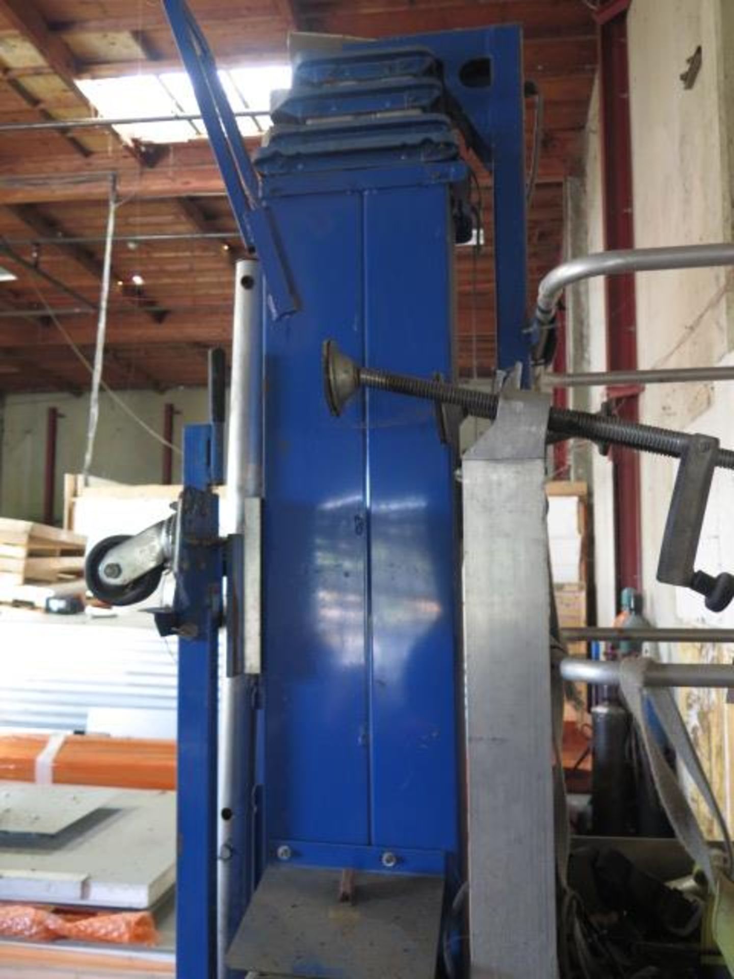 UpRight UL-31 Hydraulic Man Lift w/ Built-In Charger (SOLD AS-IS - NO ...