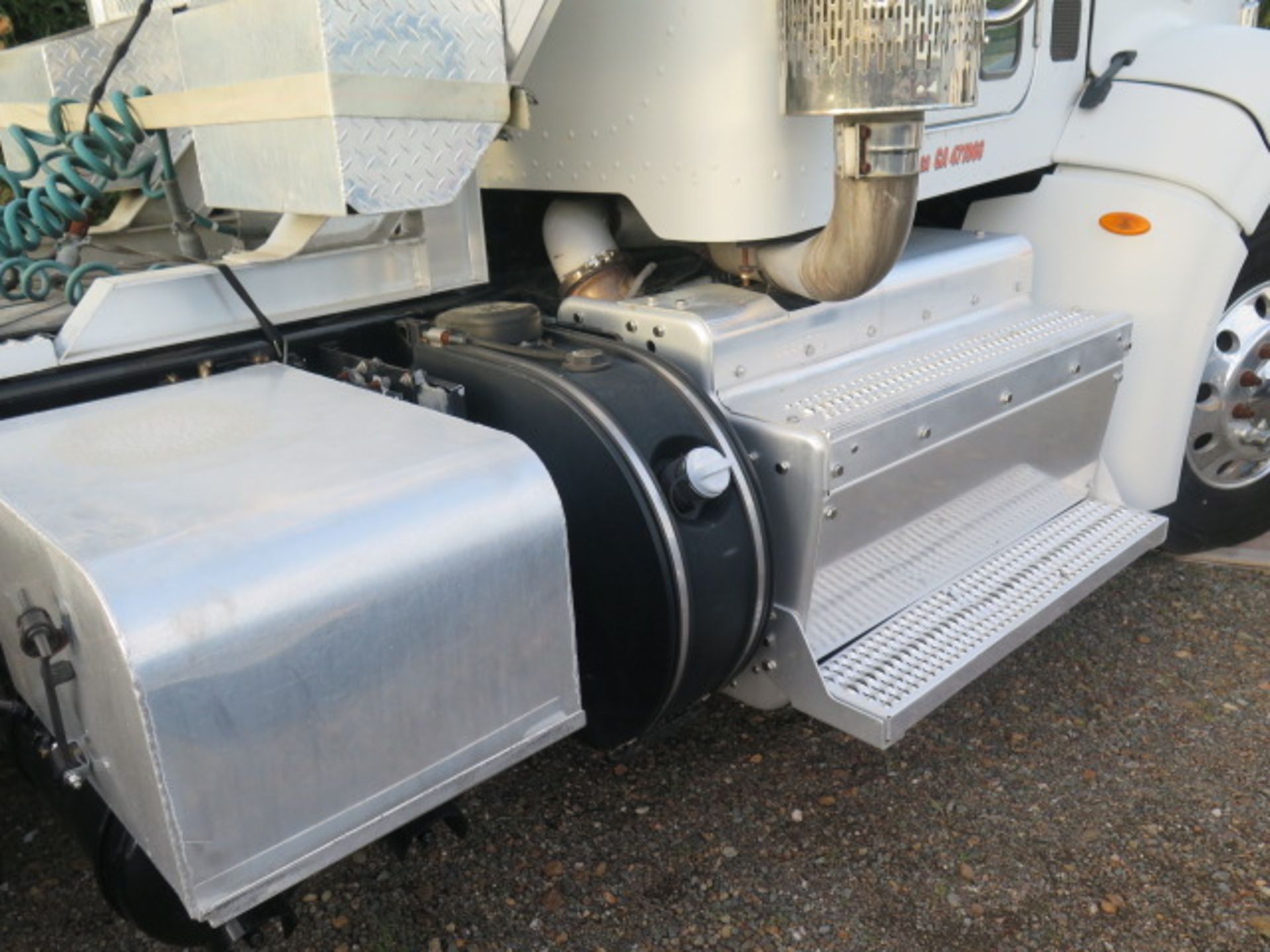 212 Peterbilt Day Cab Semi Tractor lisc# 9E28537 w/ Diesel Engine ...