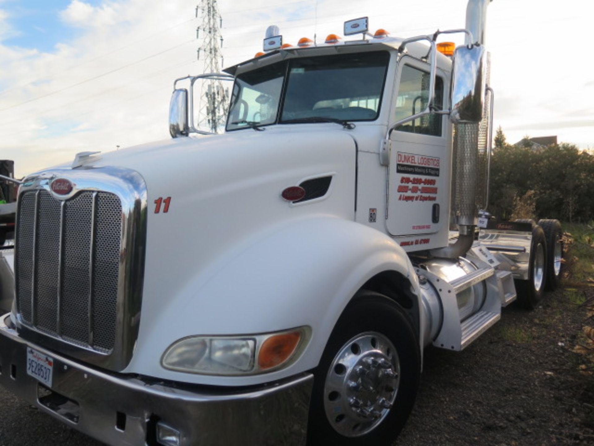 212 Peterbilt Day Cab Semi Tractor lisc# 9E28537 w/ Diesel Engine ...