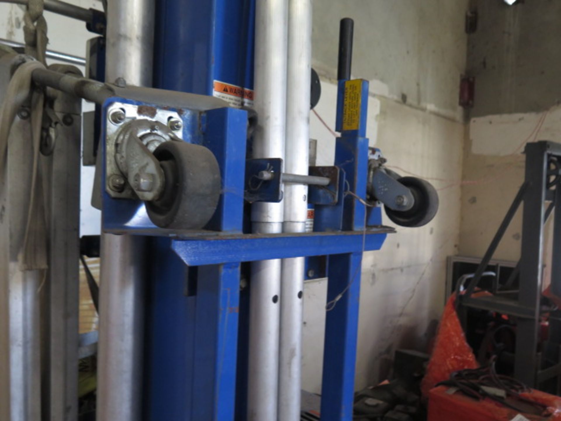 UpRight UL-31 Hydraulic Man Lift w/ Built-In Charger (SOLD AS-IS - NO ...
