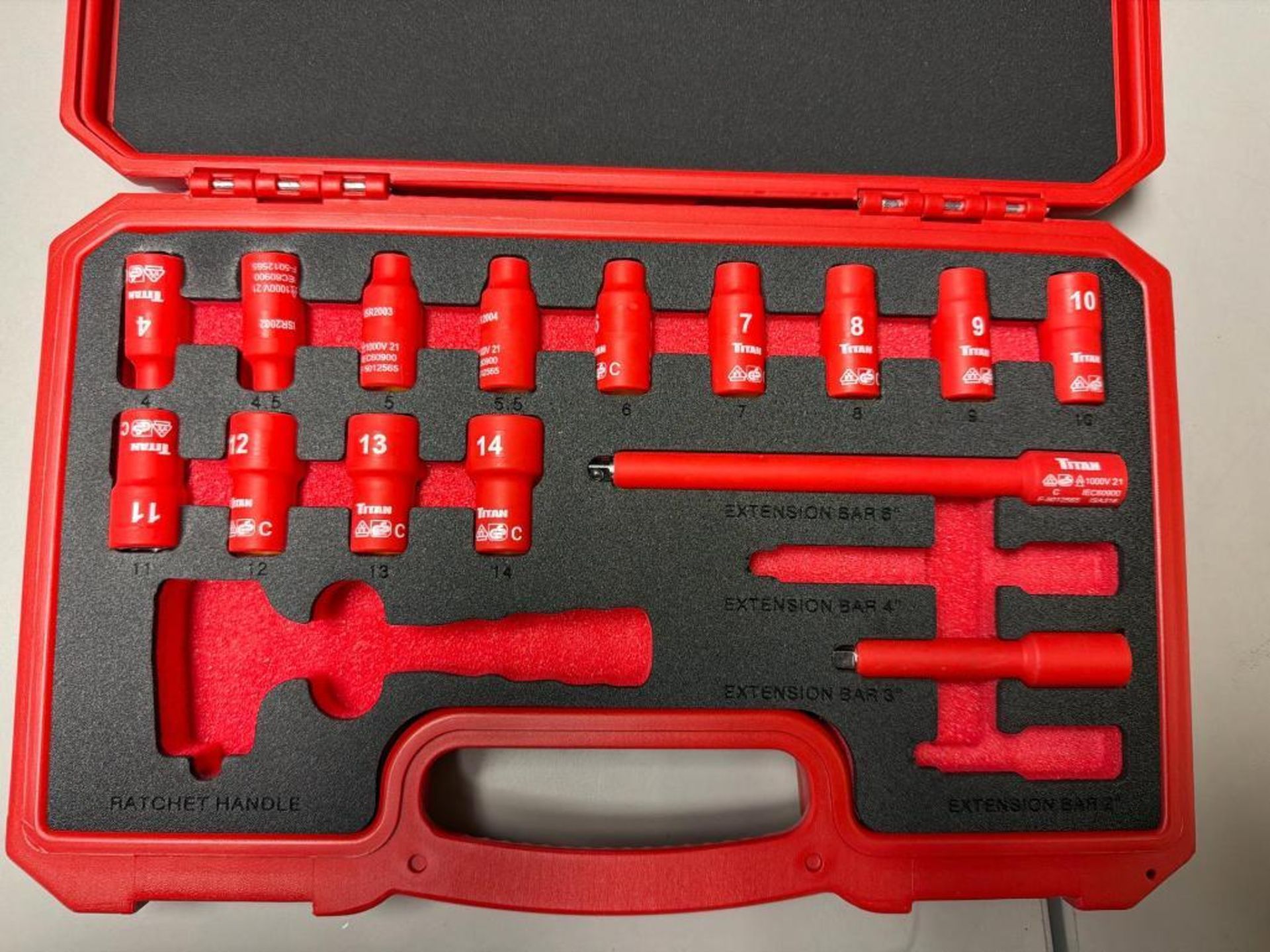 K Tool International 24-piece, 1/2" drive insulated socket wrench set ...