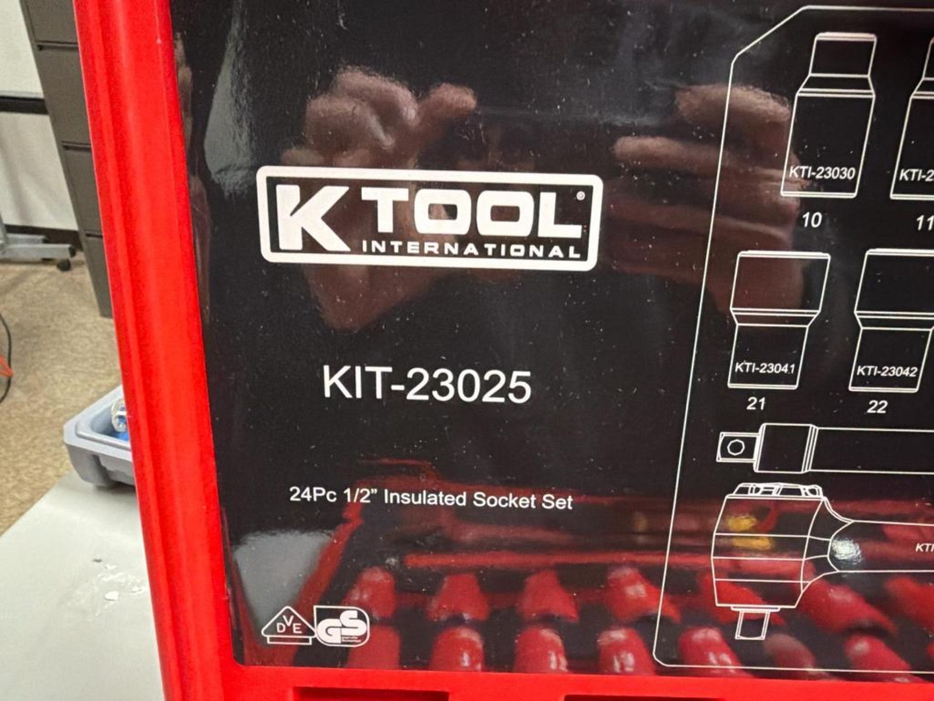K Tool International 24-piece, 1/2" drive insulated socket wrench set ...