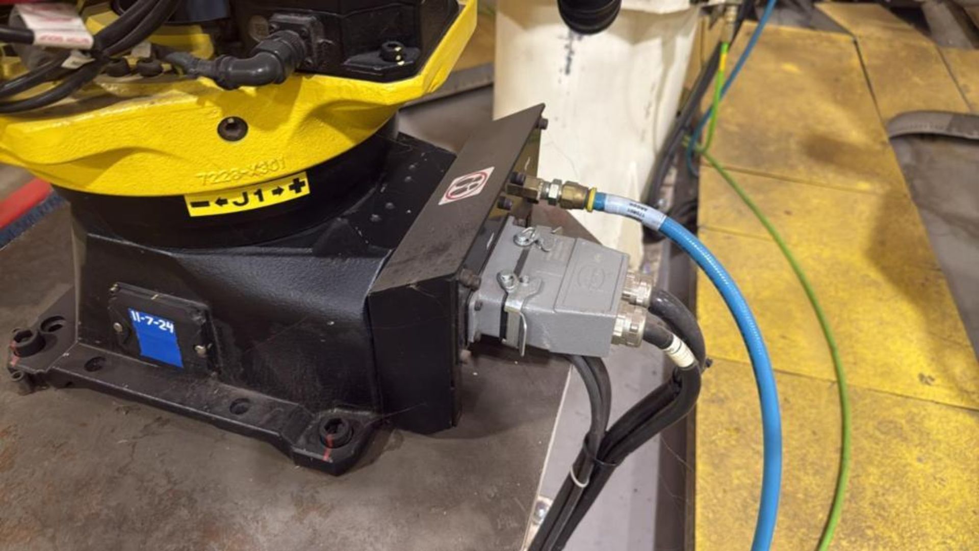 2019 Fanuc ARCMate 120iD/12L 6 Axis MIG Welding Robot; Fronius TPS400i ...