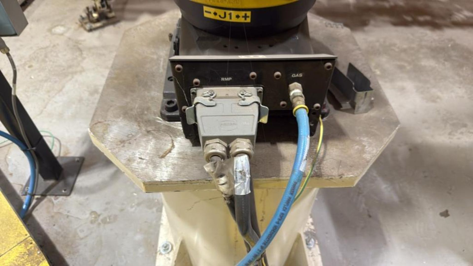 2021 Fanuc ARCMate 120iD/12L 6 Axis MIG Welding Robot; Fronius TPS400i ...