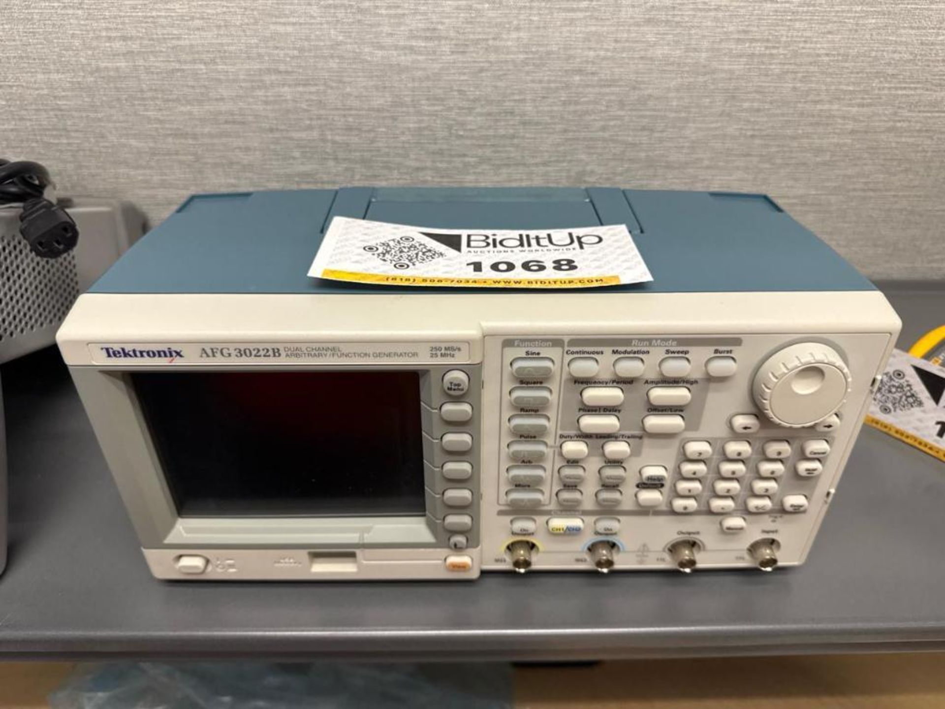 Tektronix dual-channel function generator ; The AFG3022B is a dual ...