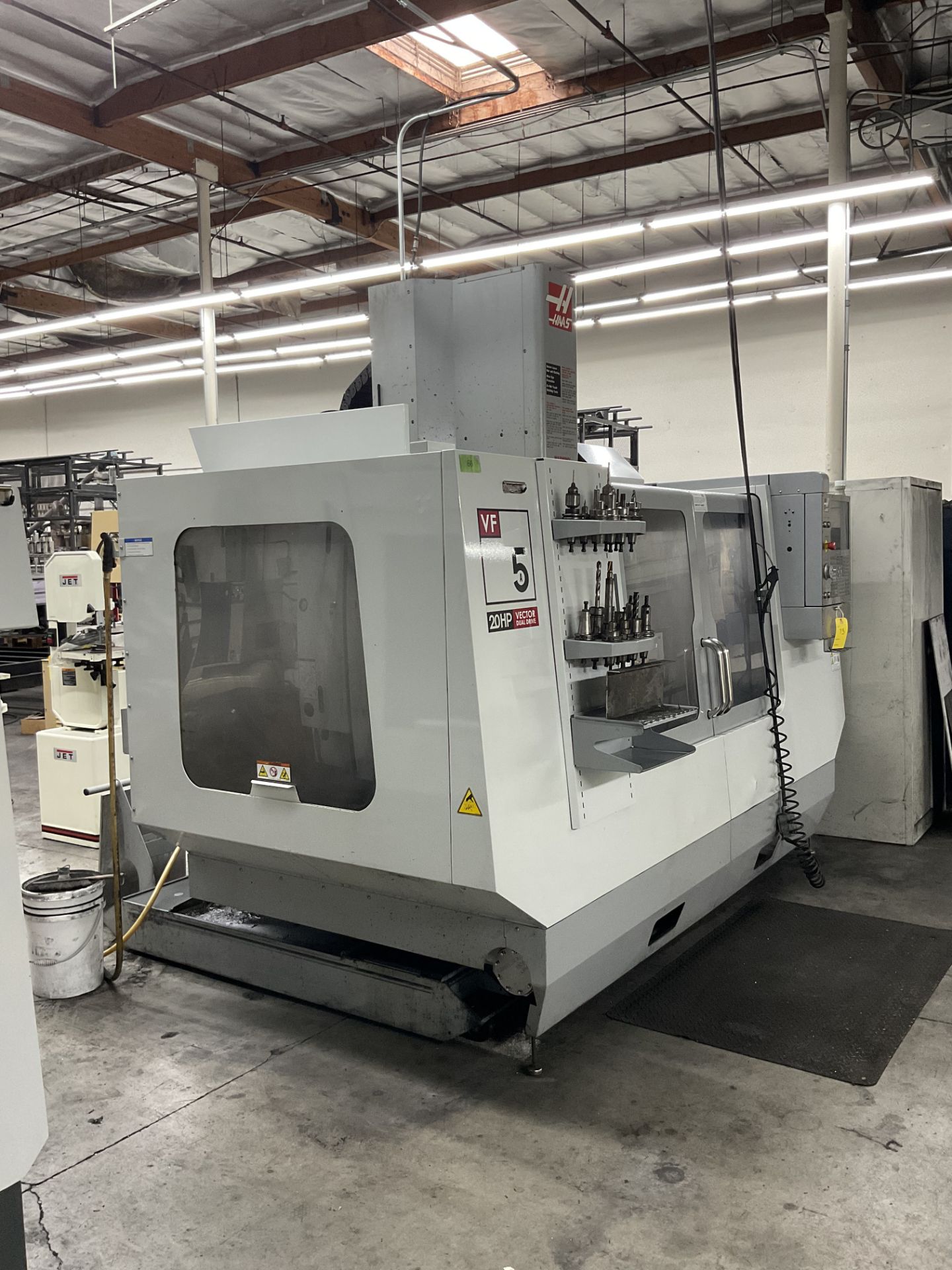 2009, HAAS MDL. VF-5D/40 CNC VERTICAL MILLING MACHINE, 3-AXIS, 7500 RPM ...