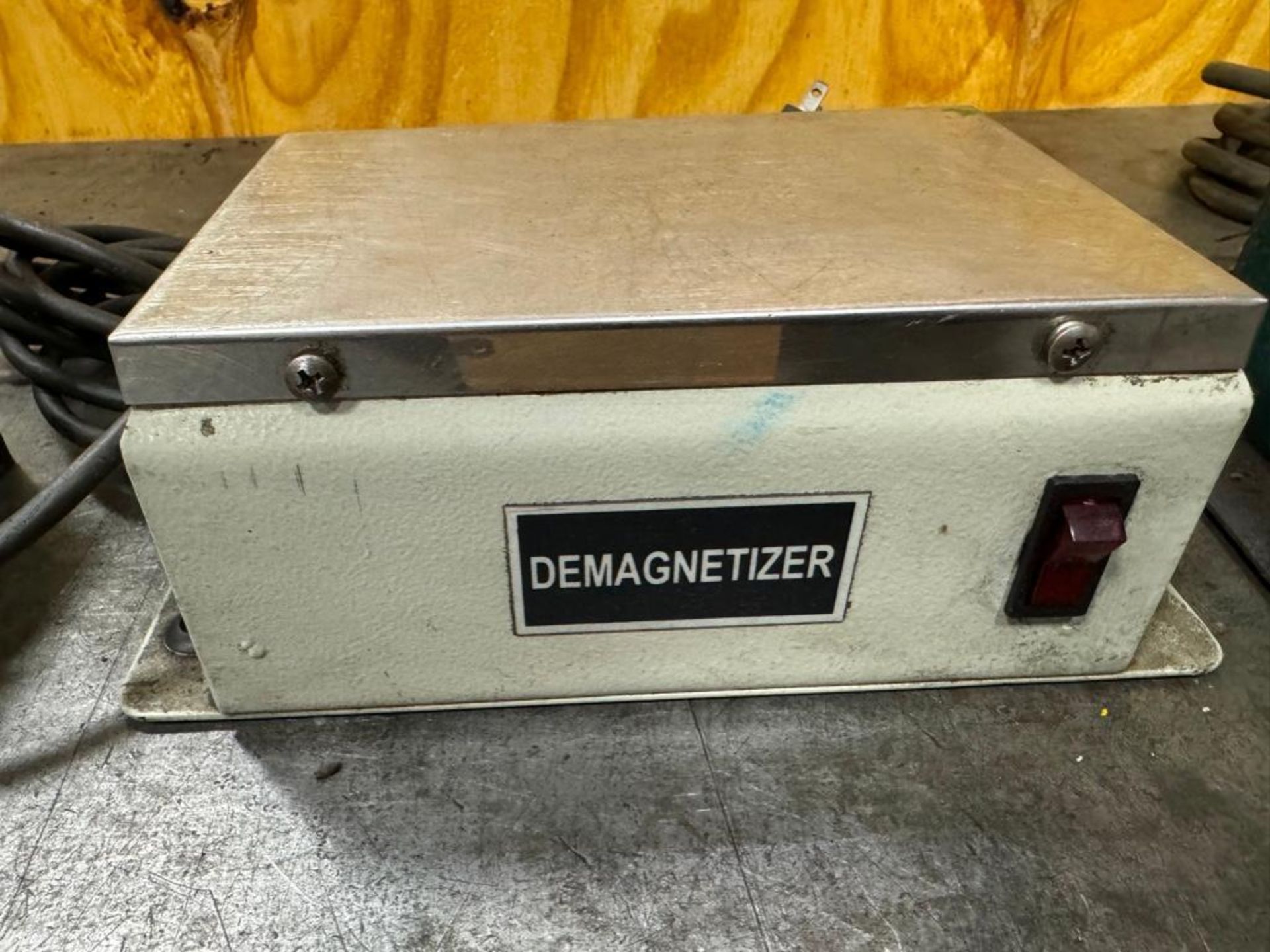 Lot of (4) Demagnetizing Units 110 Volt (3) Benchtop and (1) on Pedestal