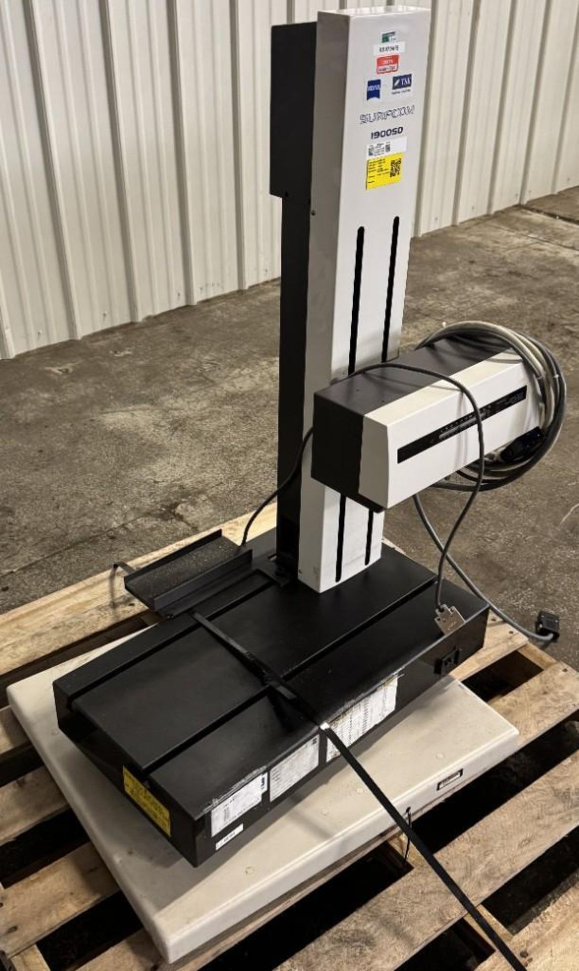 Loading Fee $35 Zeiss Surfcom 1900SD Measuring System
