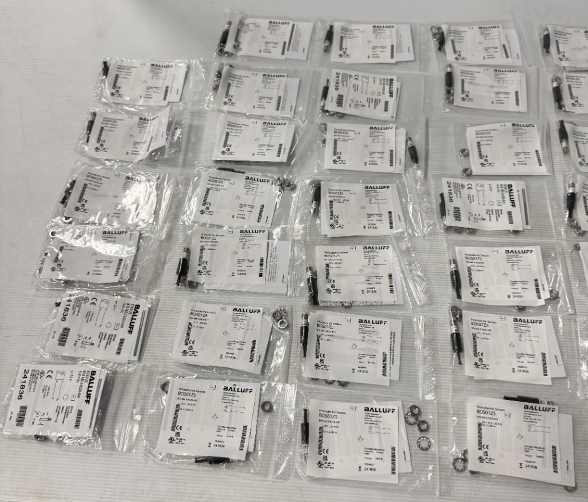 Lot of (62) Balluff #BOS01Z5 Photoelectric Sensors