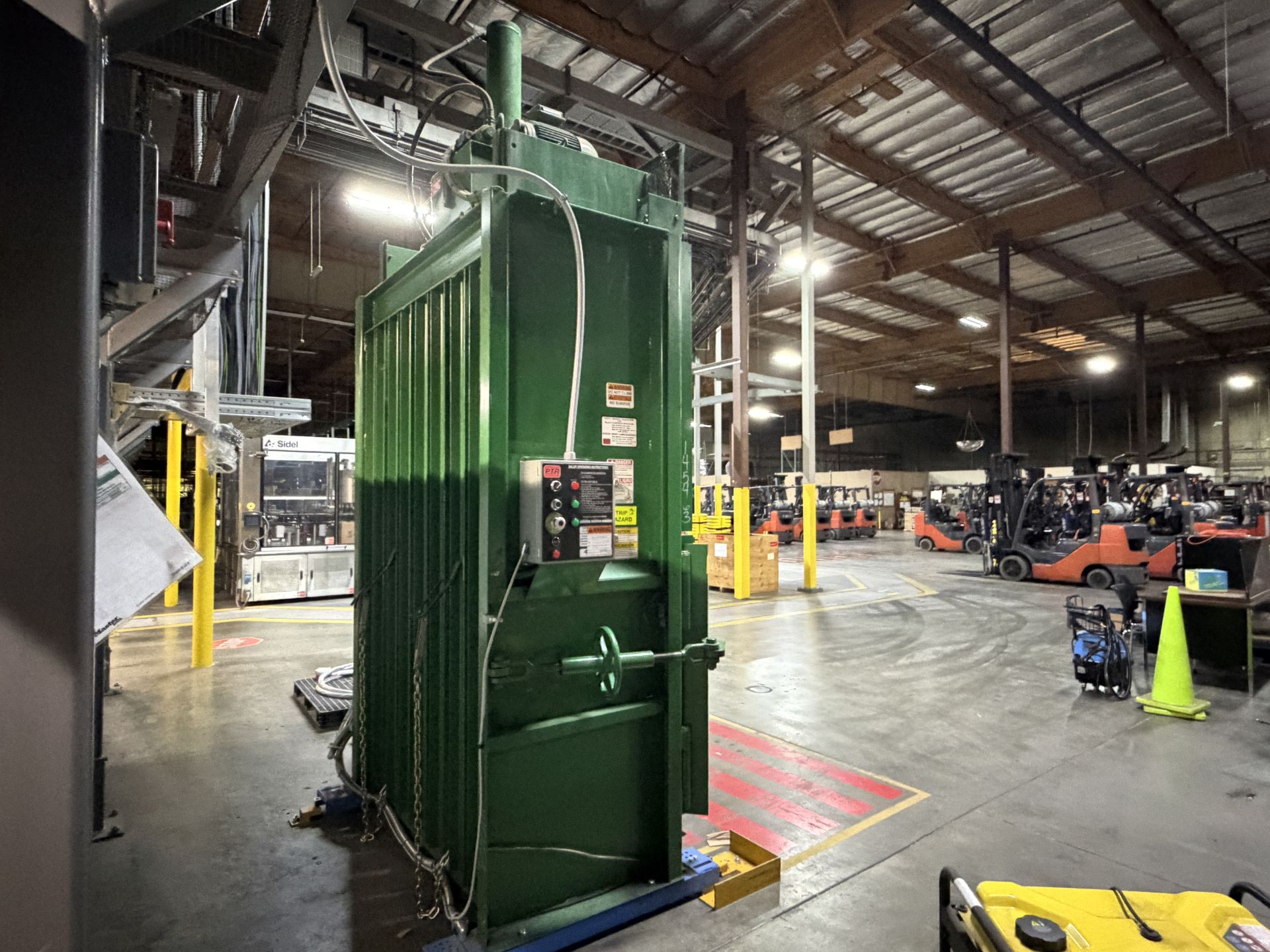 PTR Bailer and Compactor Co., model 2300HD, s/n 145463, HD vertical ...