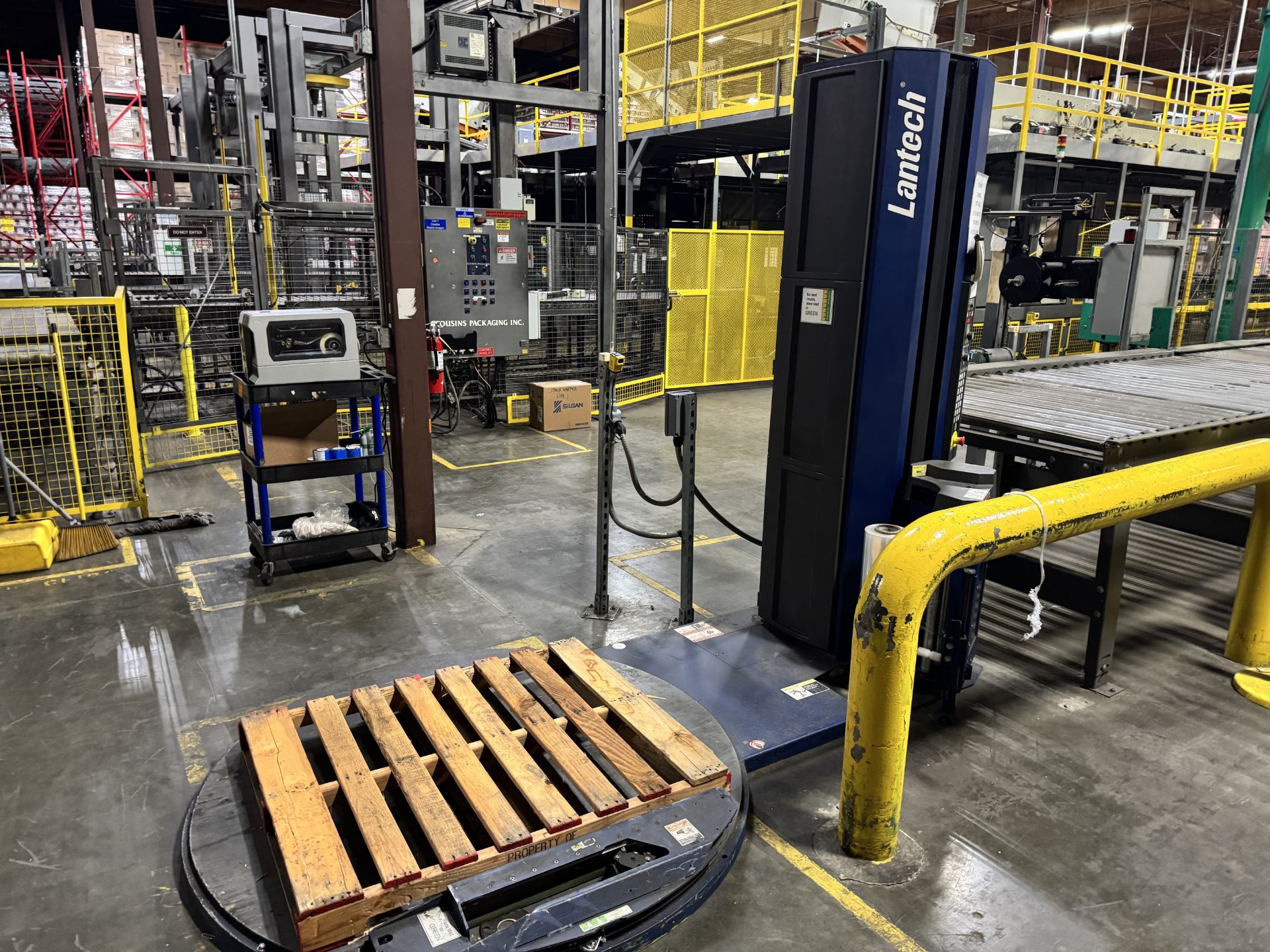 Lantech Pallet Stretch Shrink Wrapper, model Q300XT, s/n QX011294, Semi ...