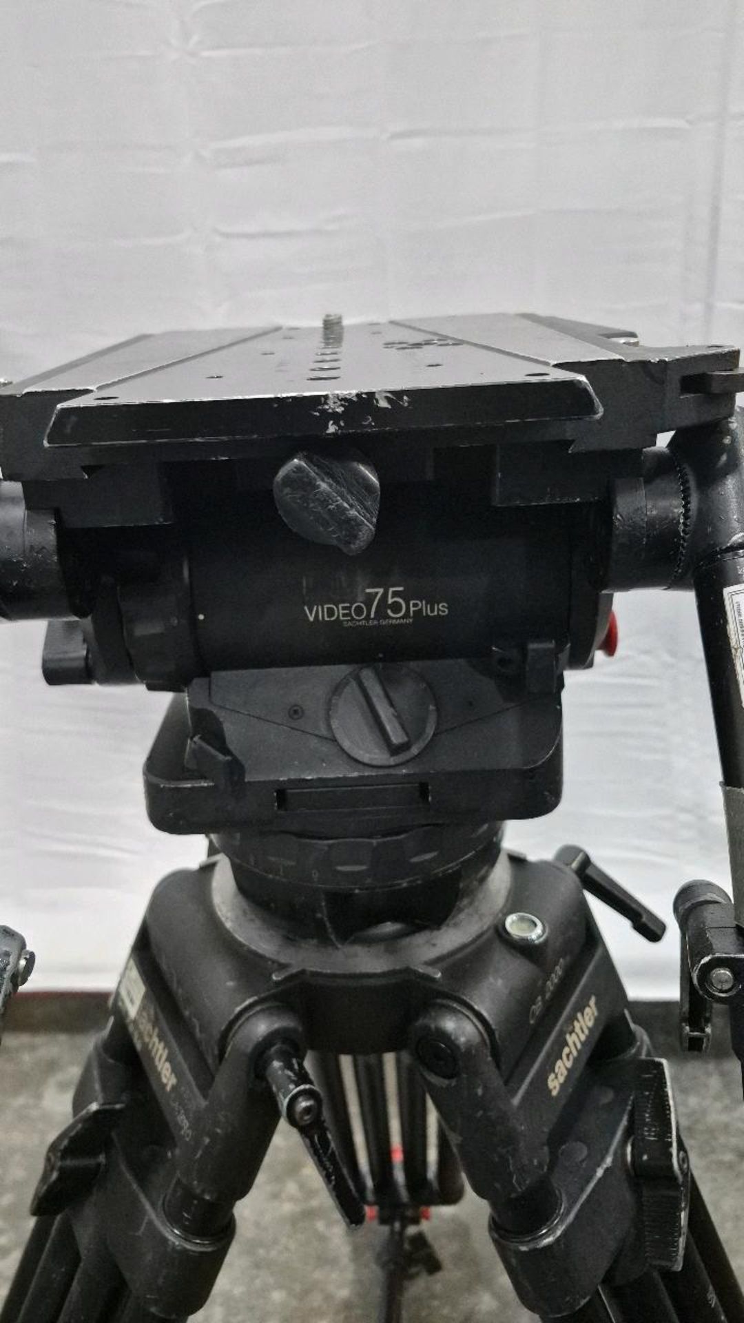 SACHTLER VIDEO 75 STUDIO FLUID HEAD W/ 6481 LEGS - NO CASE ...