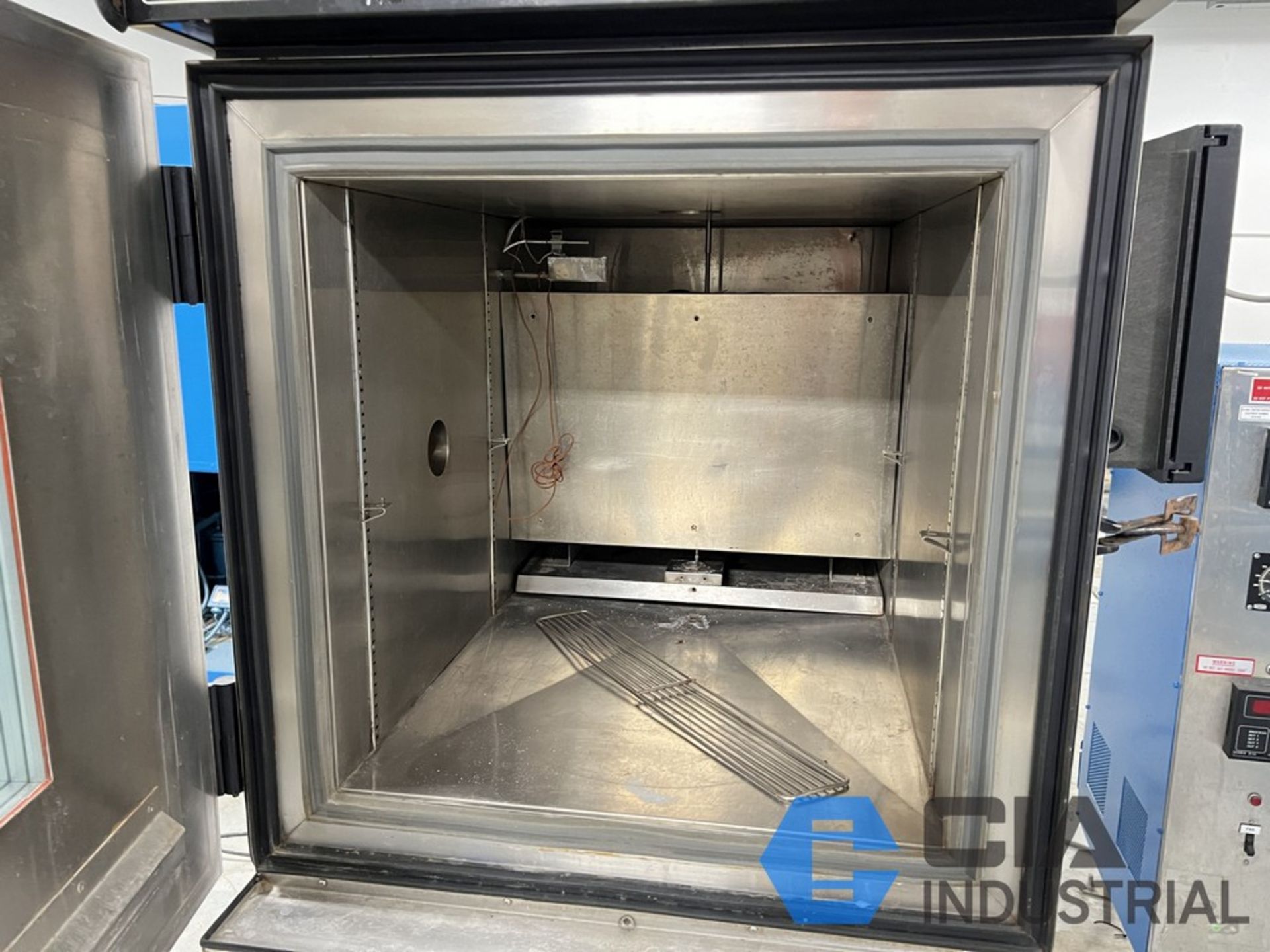 CINCINNATI SUB-ZERO PRODUCTS MODEL ZH-8-1-1-H/AC ENVIRONMENTAL CHAMBER ...