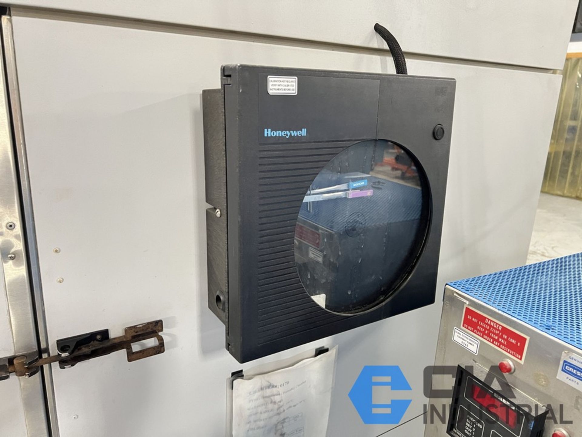 CINCINNATI SUB-ZERO PRODUCTS MODEL ZH-8-1-1-H/AC ENVIRONMENTAL CHAMBER ...