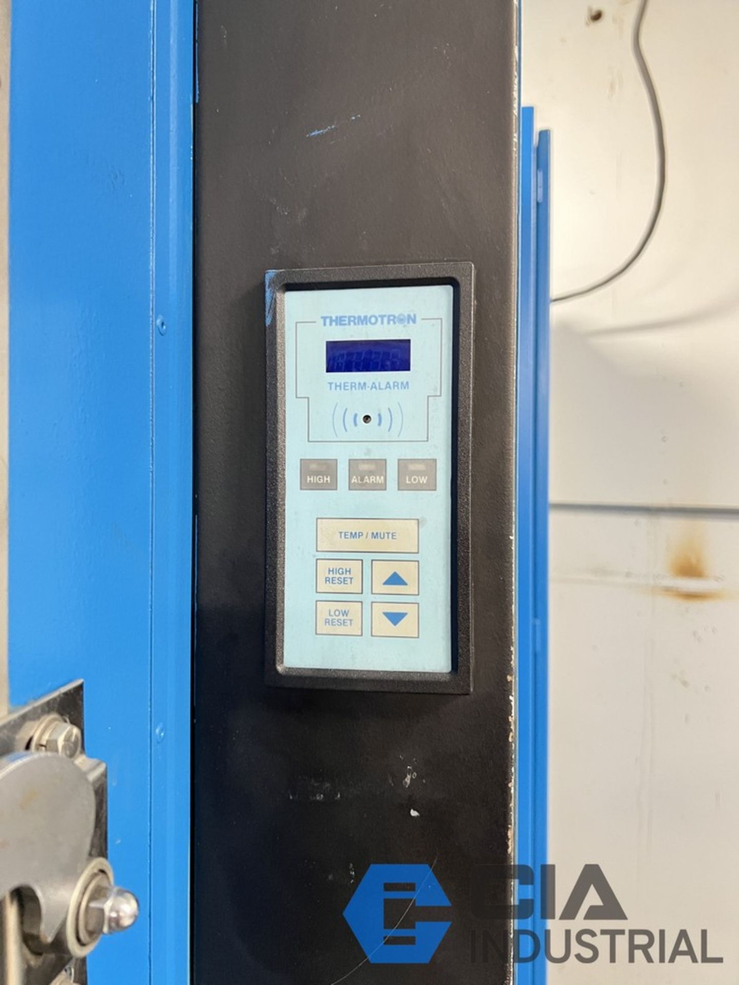 THERMOTRON MODEL SX-64-705-705 ENVIROMENTAL CHAMBER; S/N 19668, 48" X ...