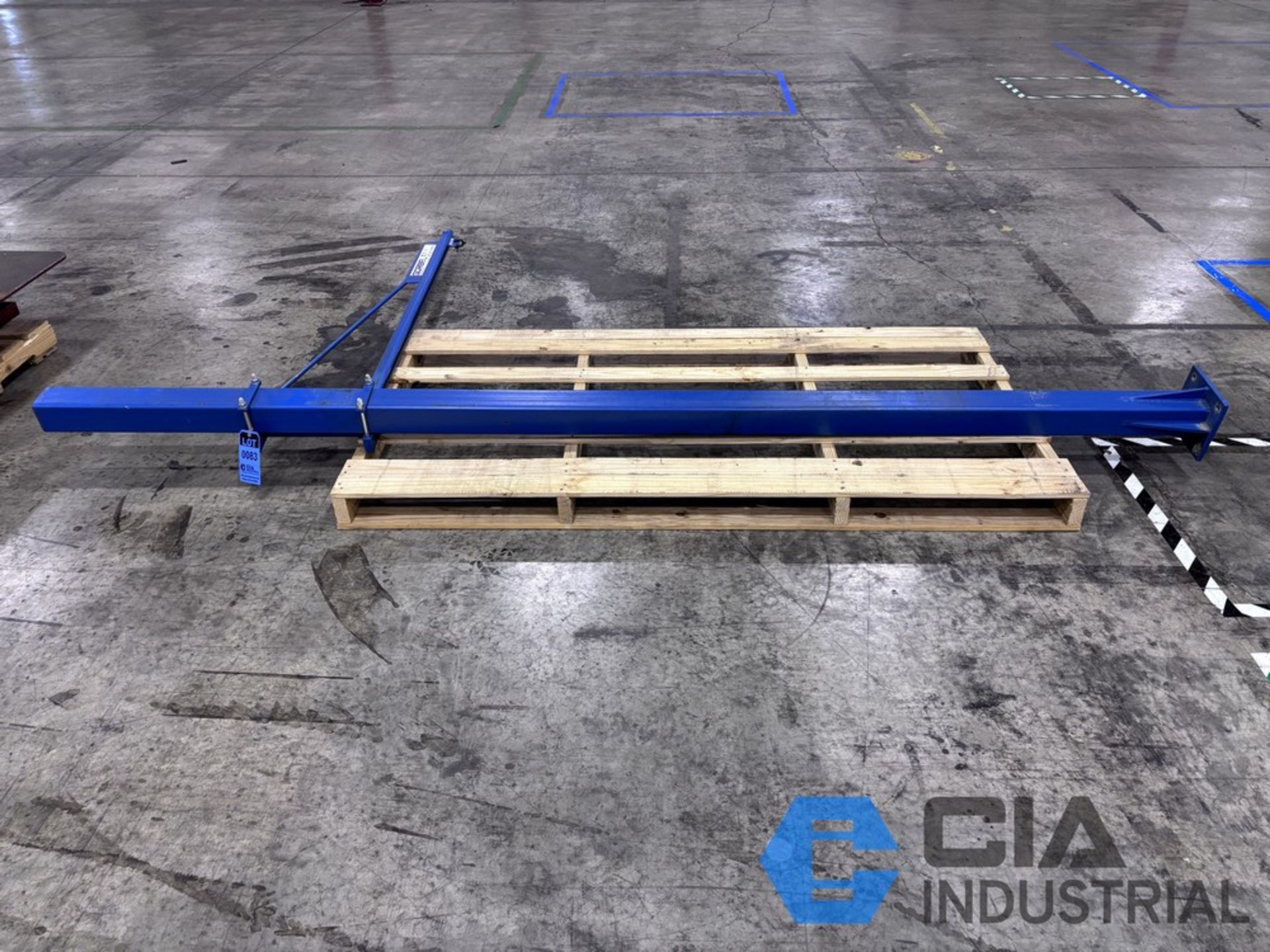 70" ARM X 11'3" HIGH OVERALL GLOBAL FLOOR MOUNT STEEL POST TROLLEY ...