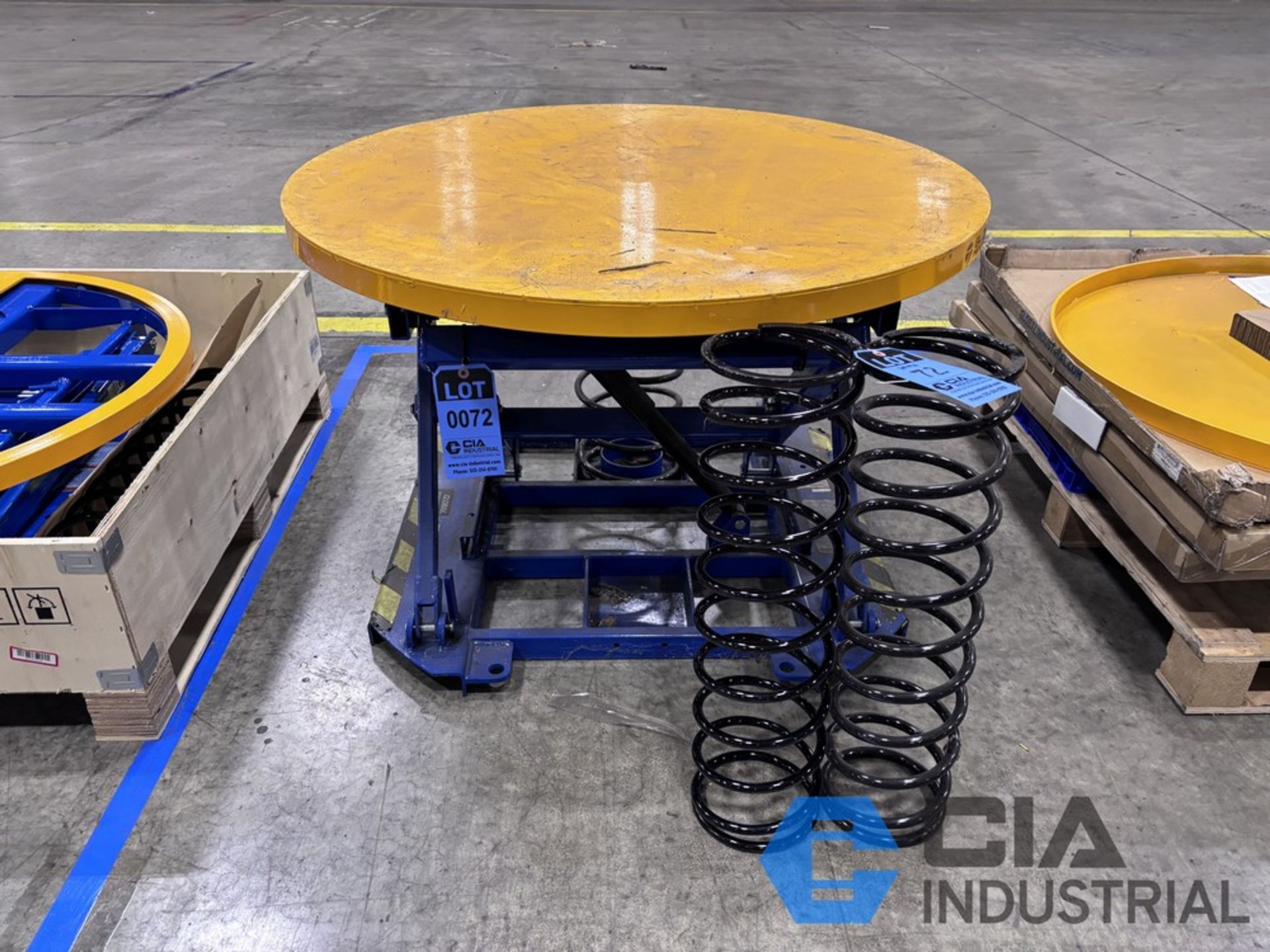 GLOBAL MODEL 988295 BRAND NEW SPRING ACTUATED PALLET CAROUSEL SKID ...